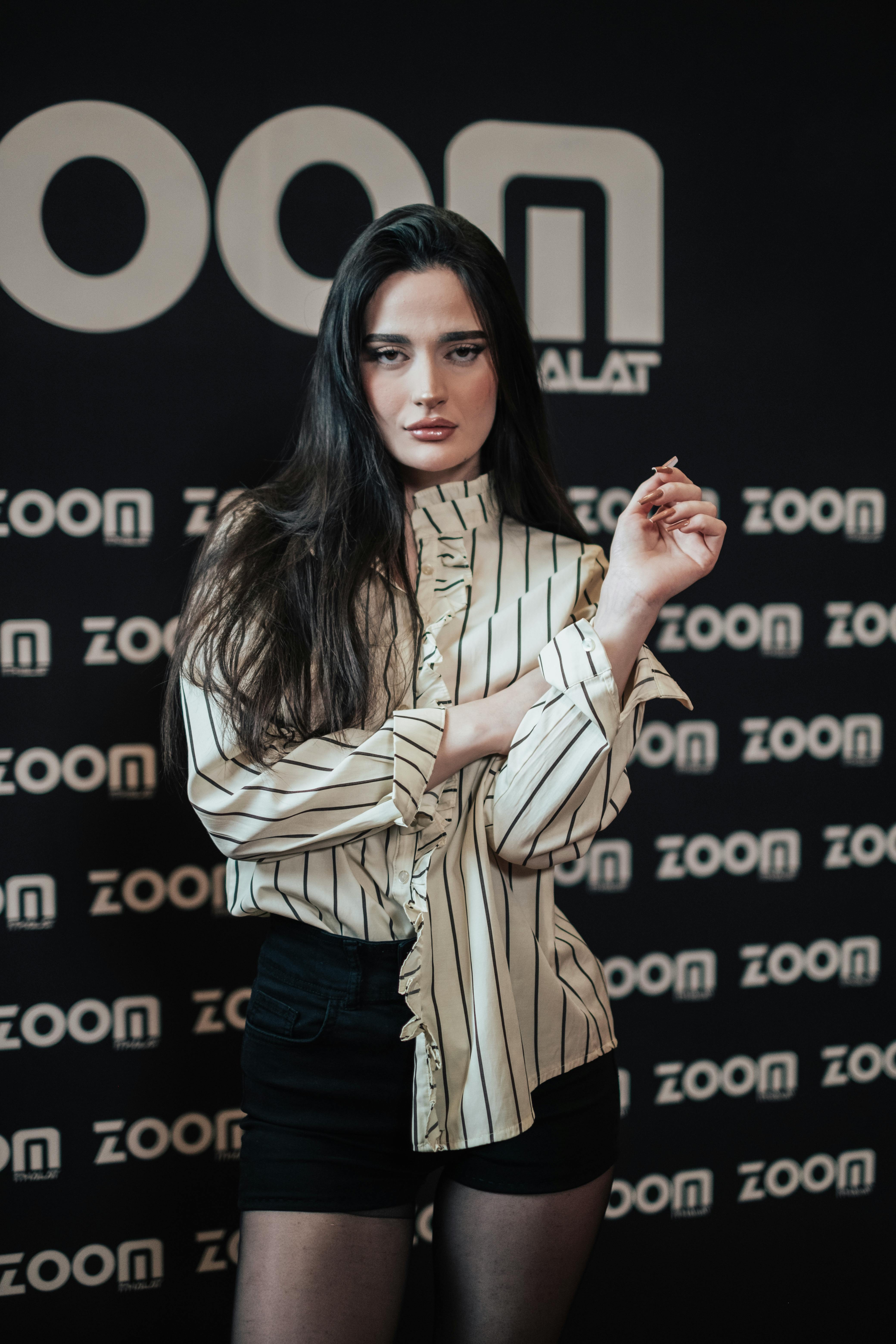 Young Model Imx Photos, Download The BEST Free Young Model Imx Stock ...