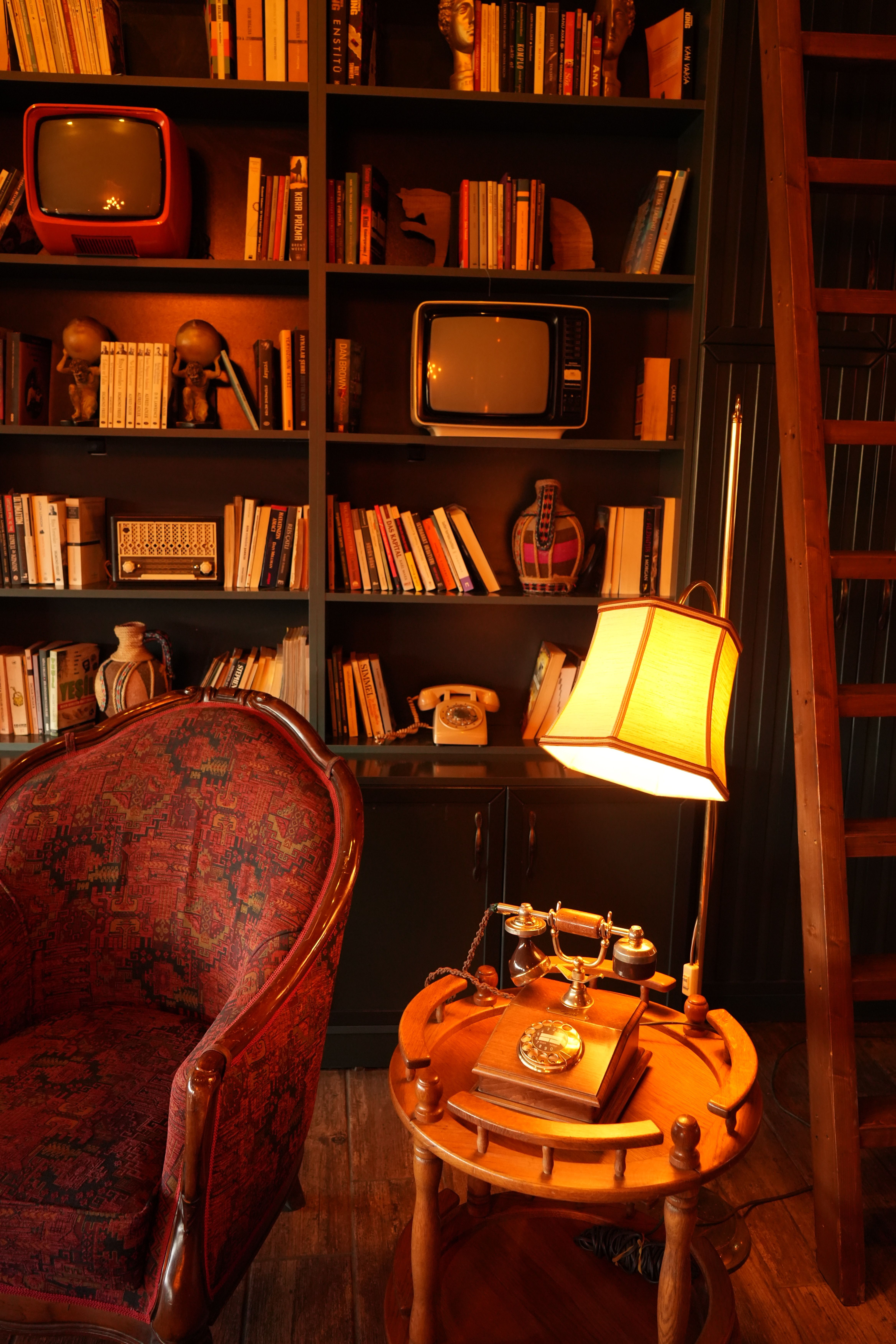 Reading Books In Library Photos, Download The BEST Free Reading Books ...