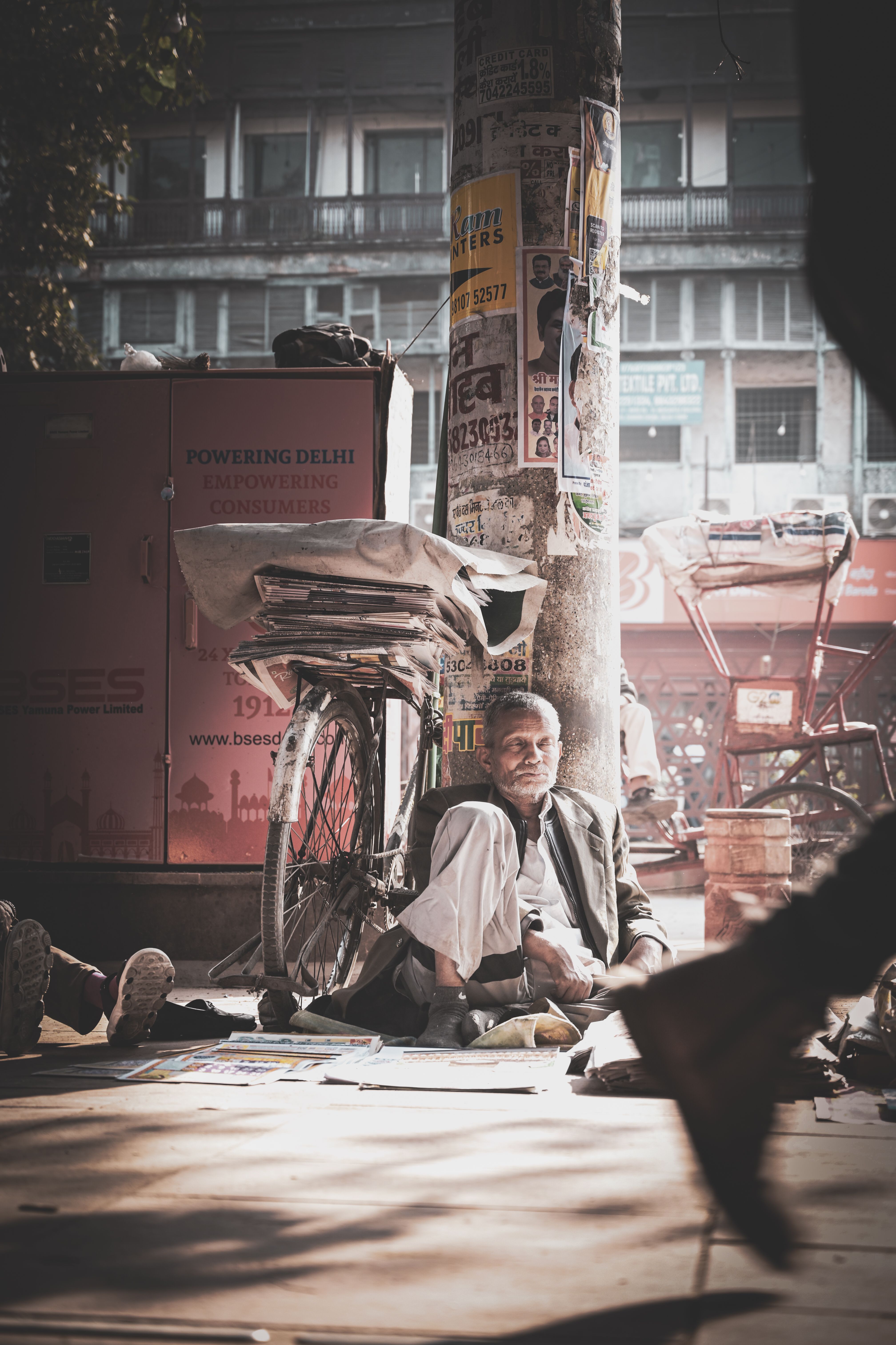 Authentic Indian Street Scene with Vendor · Free Stock Photo