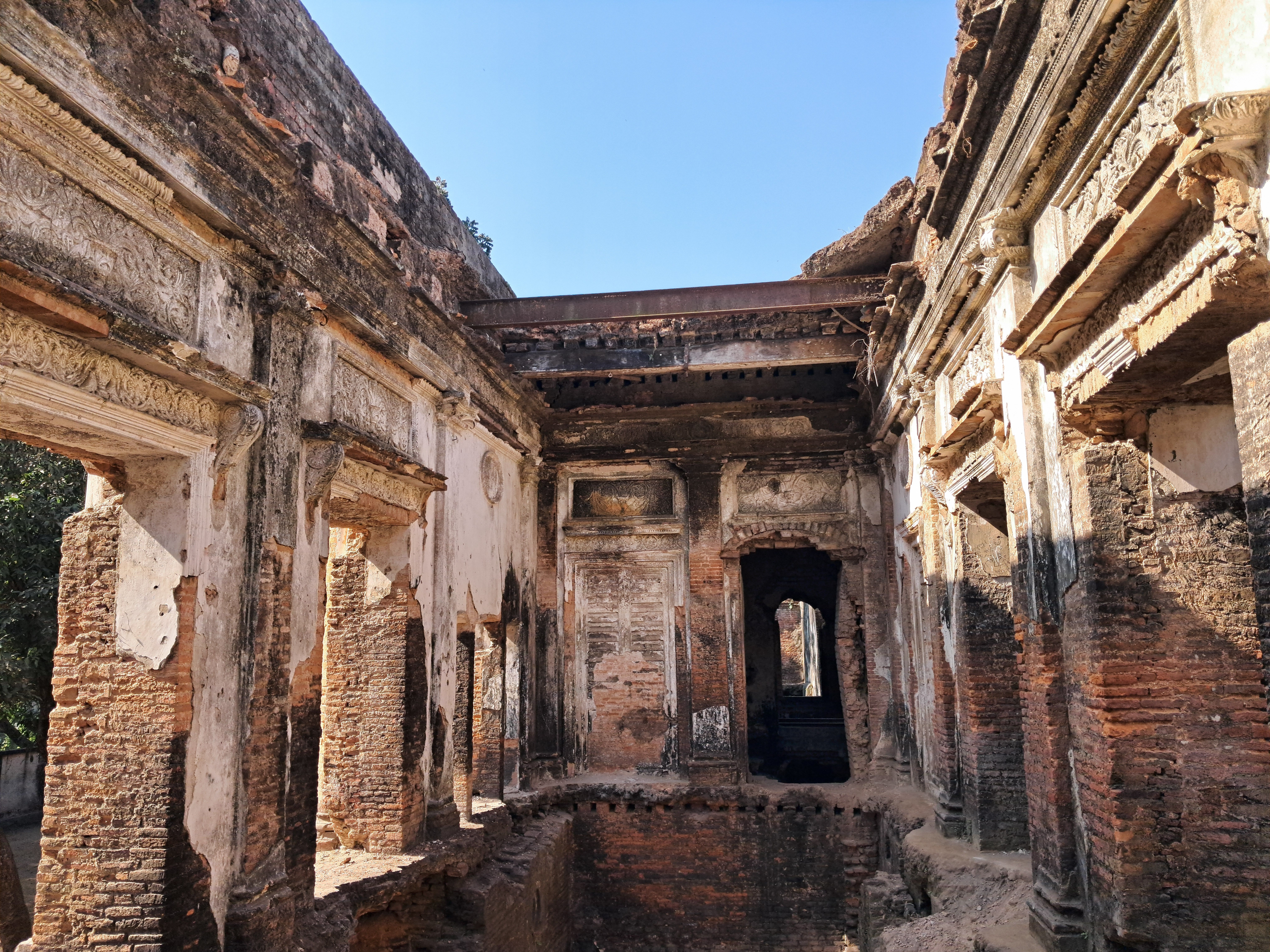 Ancient Ruins Exposed to Bright Daylight · Free Stock Photo