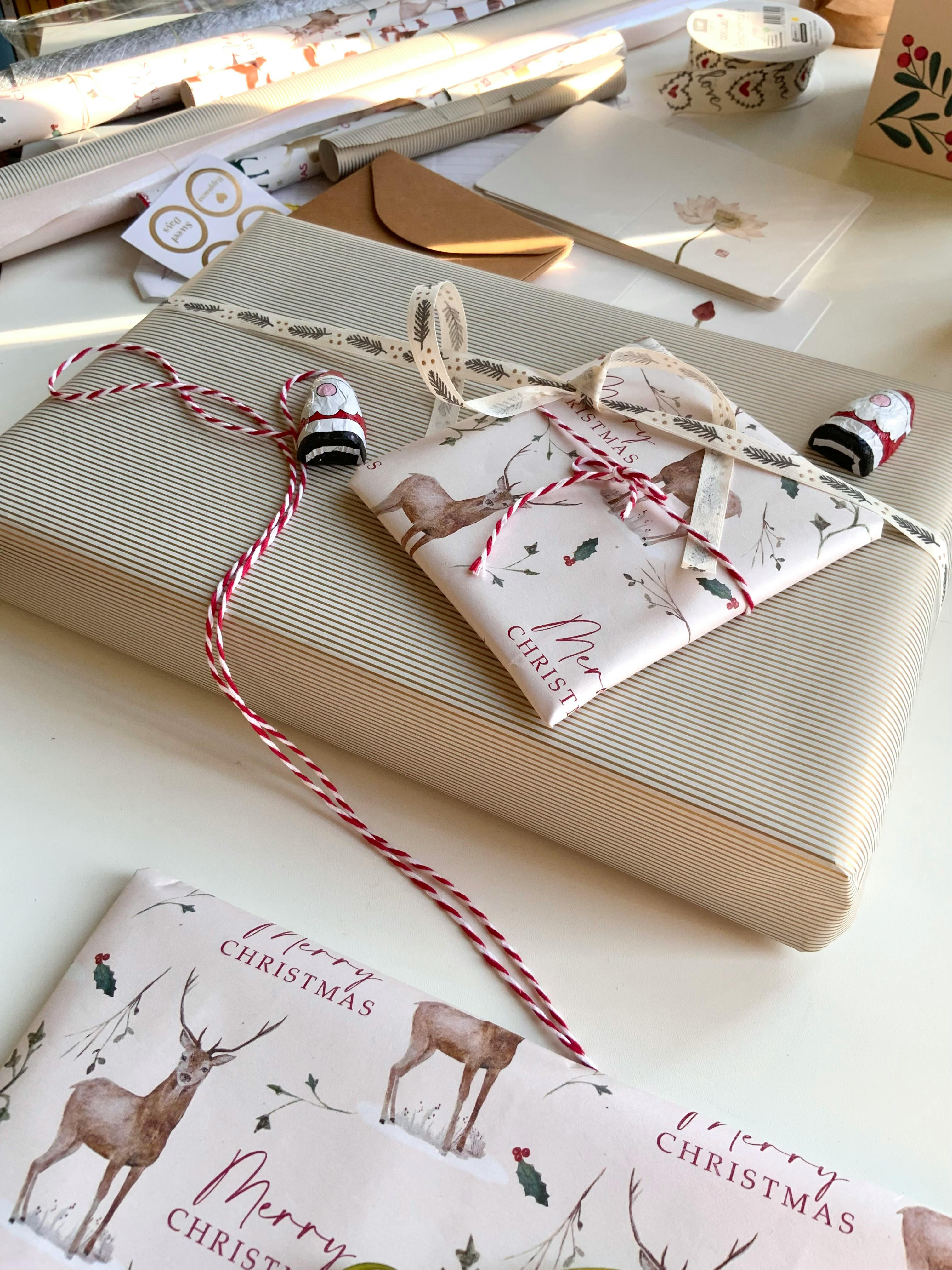 Gift Wrapping Photos, Download The BEST Free Gift Wrapping Stock Photos ...