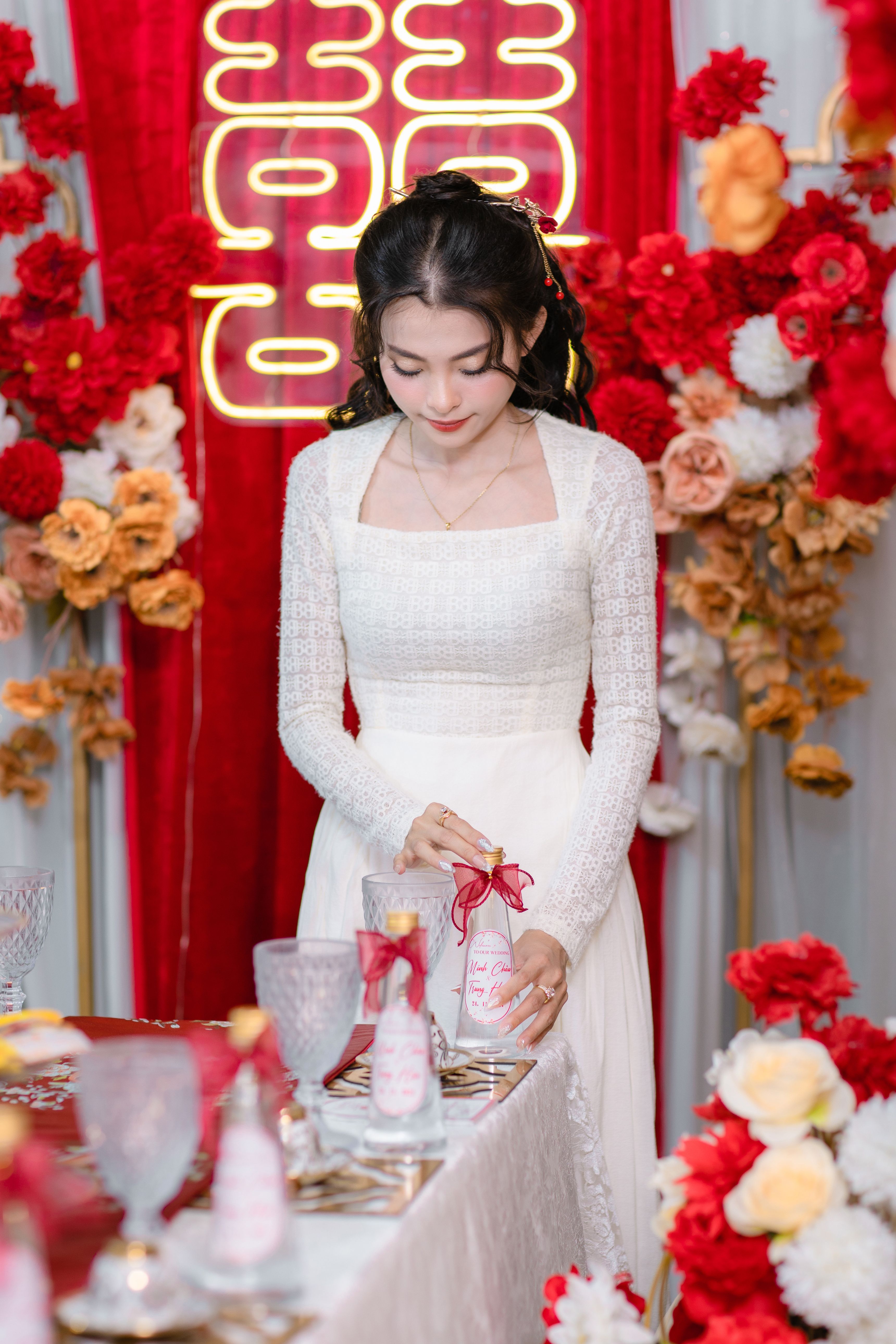 Elegant Asian Wedding Reception Setup · Free Stock Photo