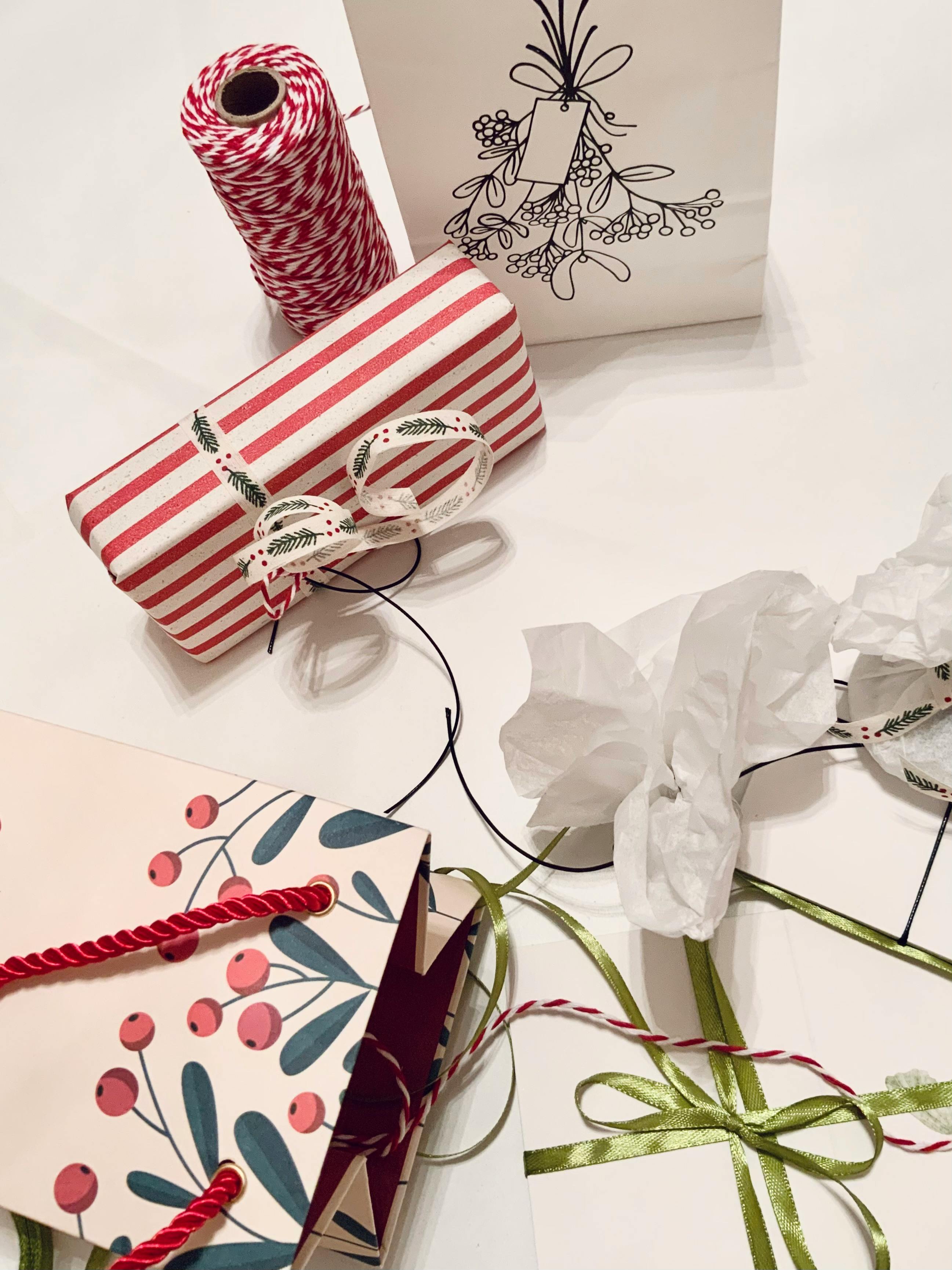 Gift Wrapping Photos, Download The BEST Free Gift Wrapping Stock Photos ...