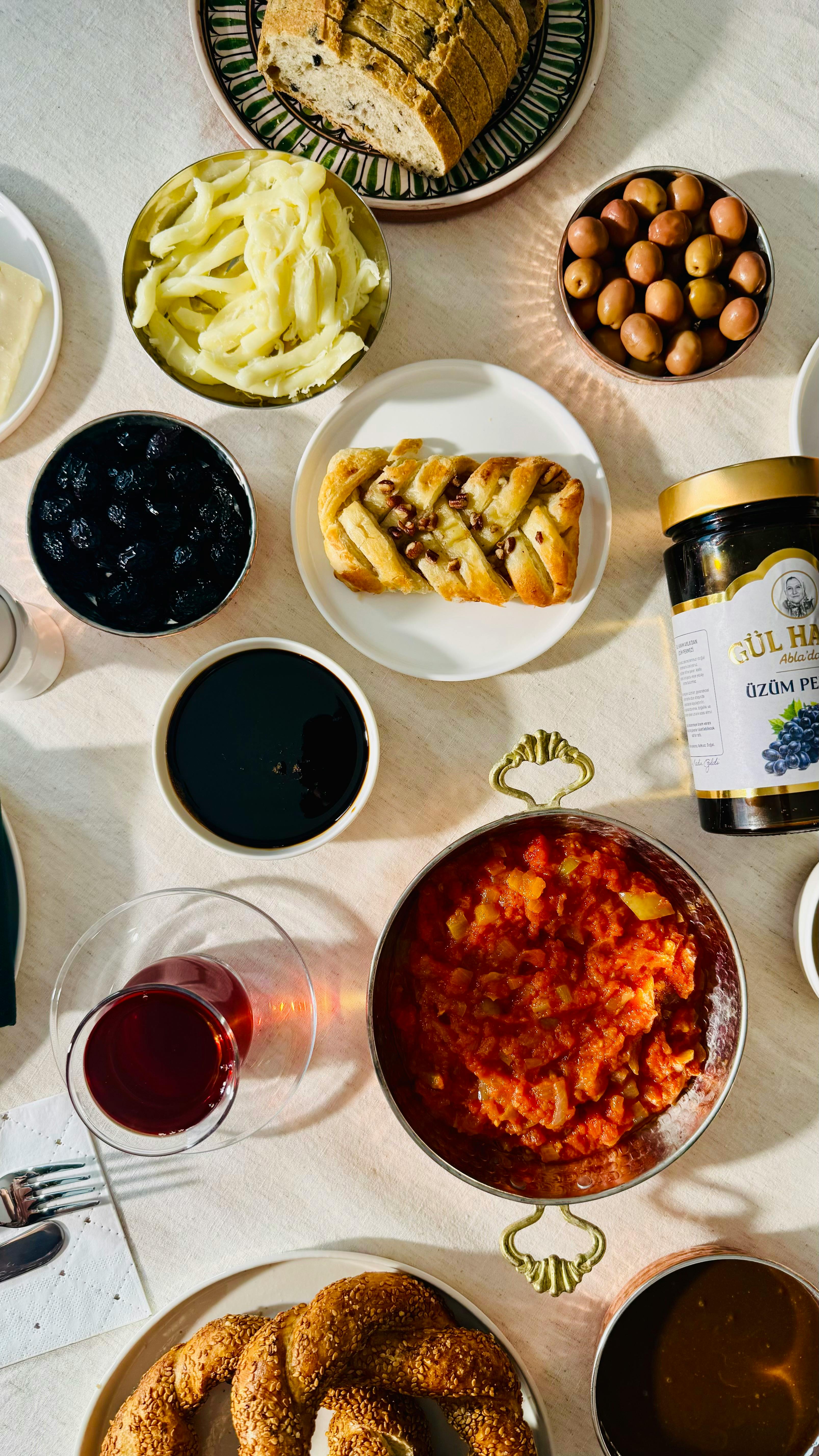 Kitchen Table Photos, Download The BEST Free Kitchen Table Stock Photos ...