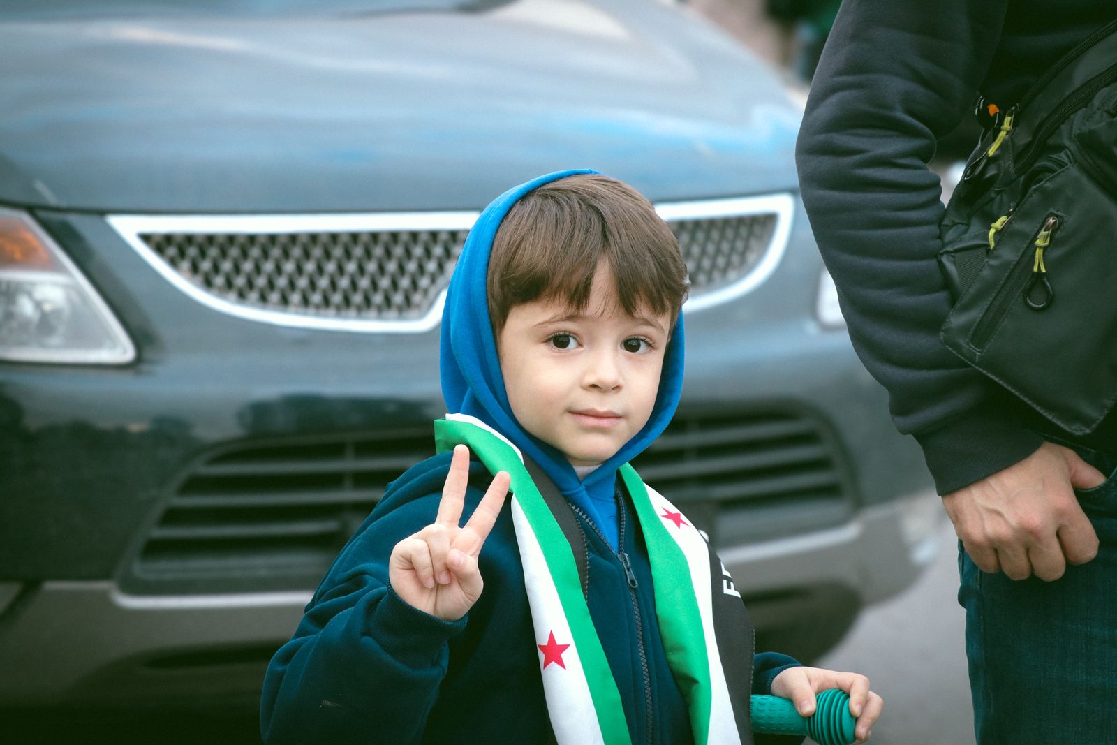Kid Peace Sign Photos, Download The BEST Free Kid Peace Sign Stock ...