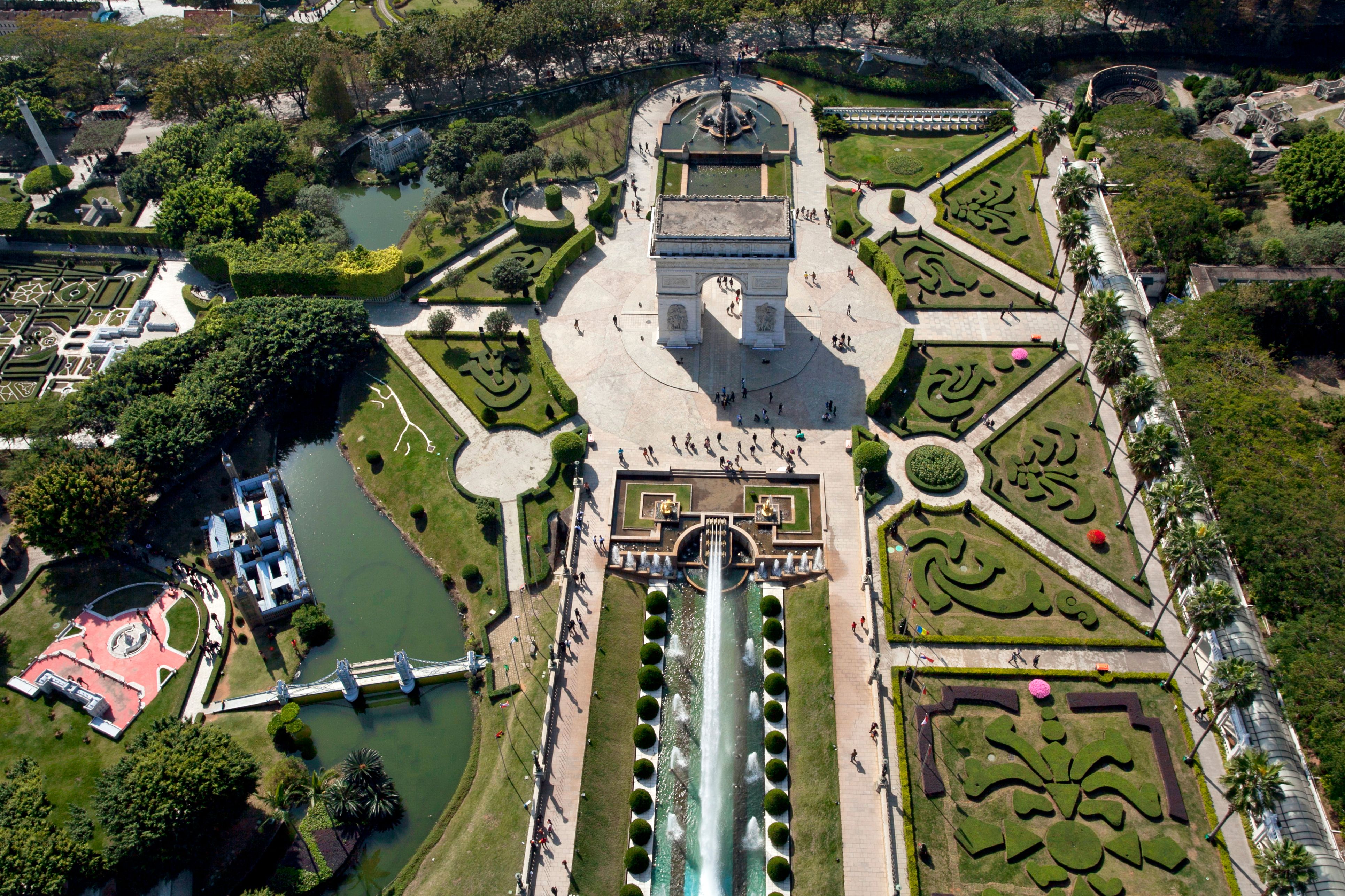 Aerial View of Beautiful Garden with Monument · Free Stock Photo