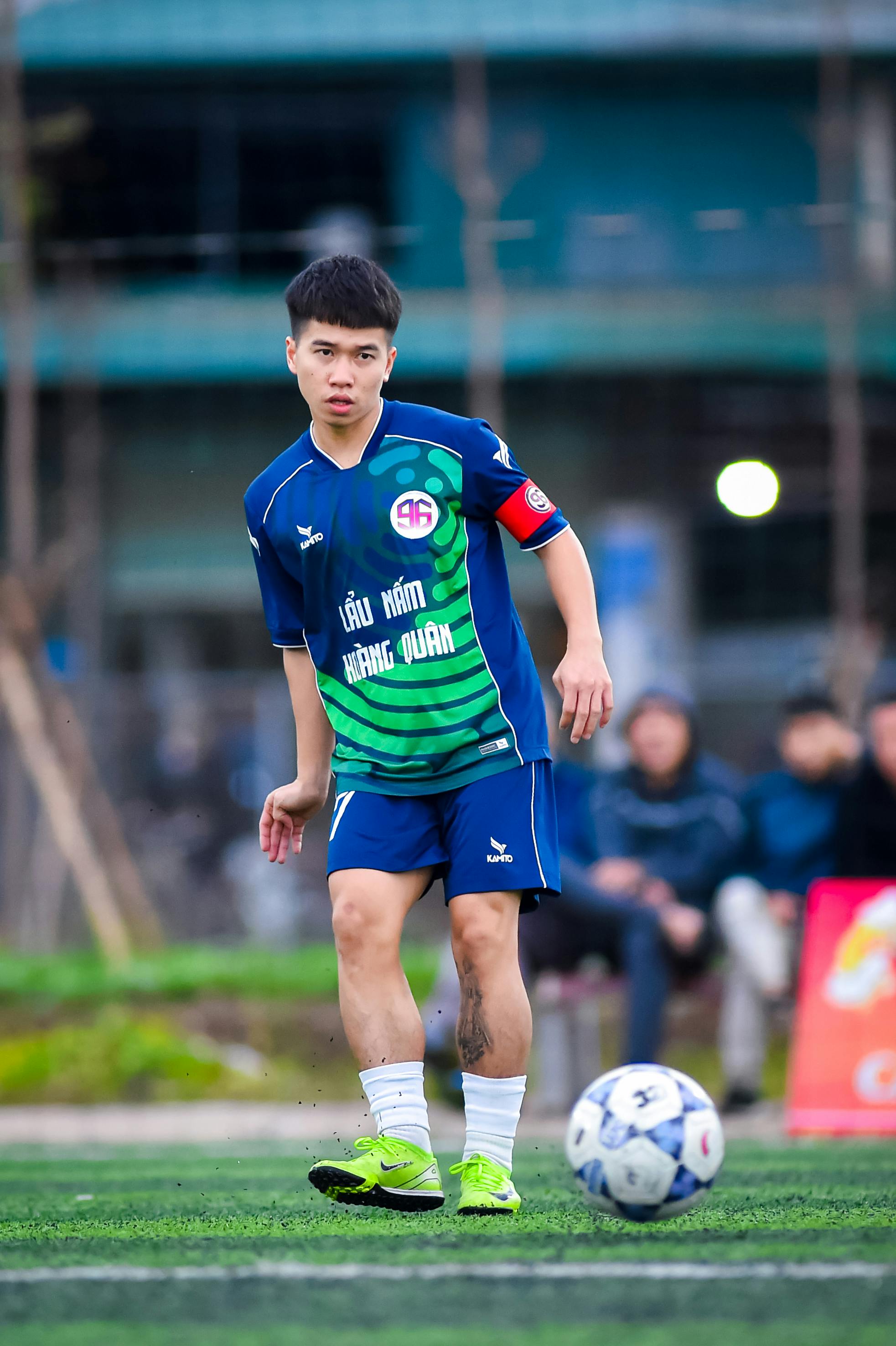 Football Player Captain Photos, Download The BEST Free Football Player ...