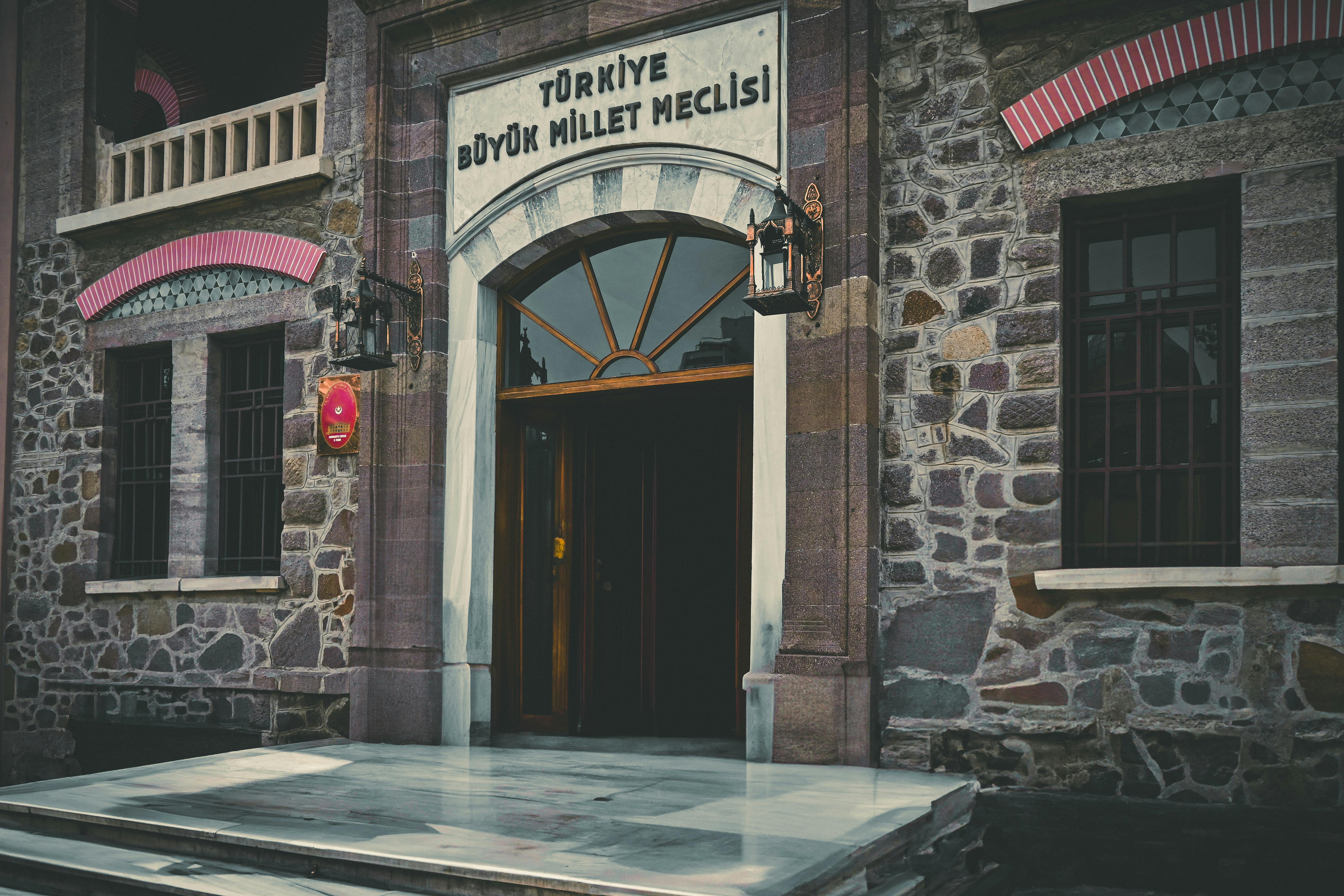 Eksterior Gedung Parlemen Turki Bersejarah · Foto Stok Gratis