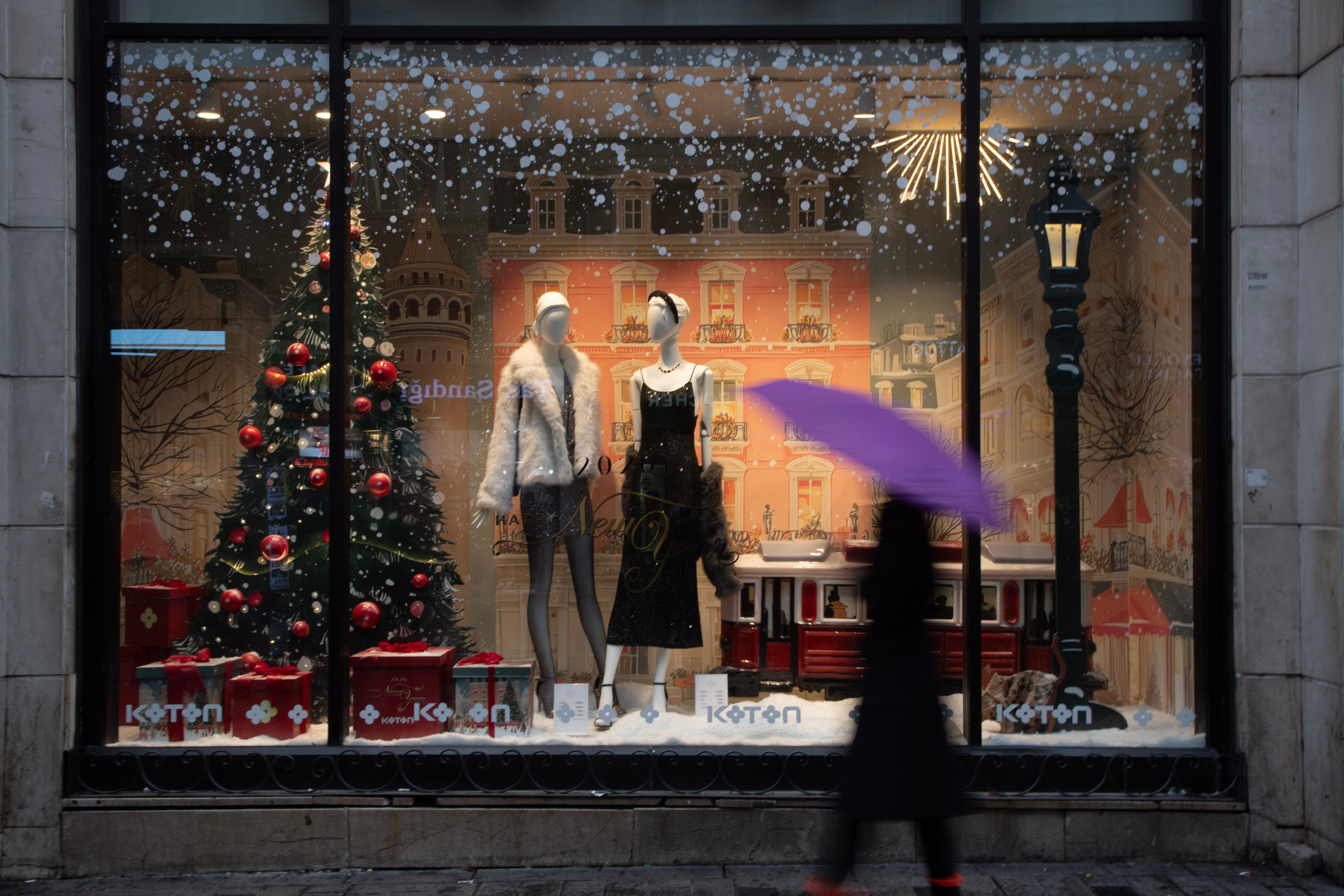 Festive Christmas Storefront in Istanbul · Free Stock Photo