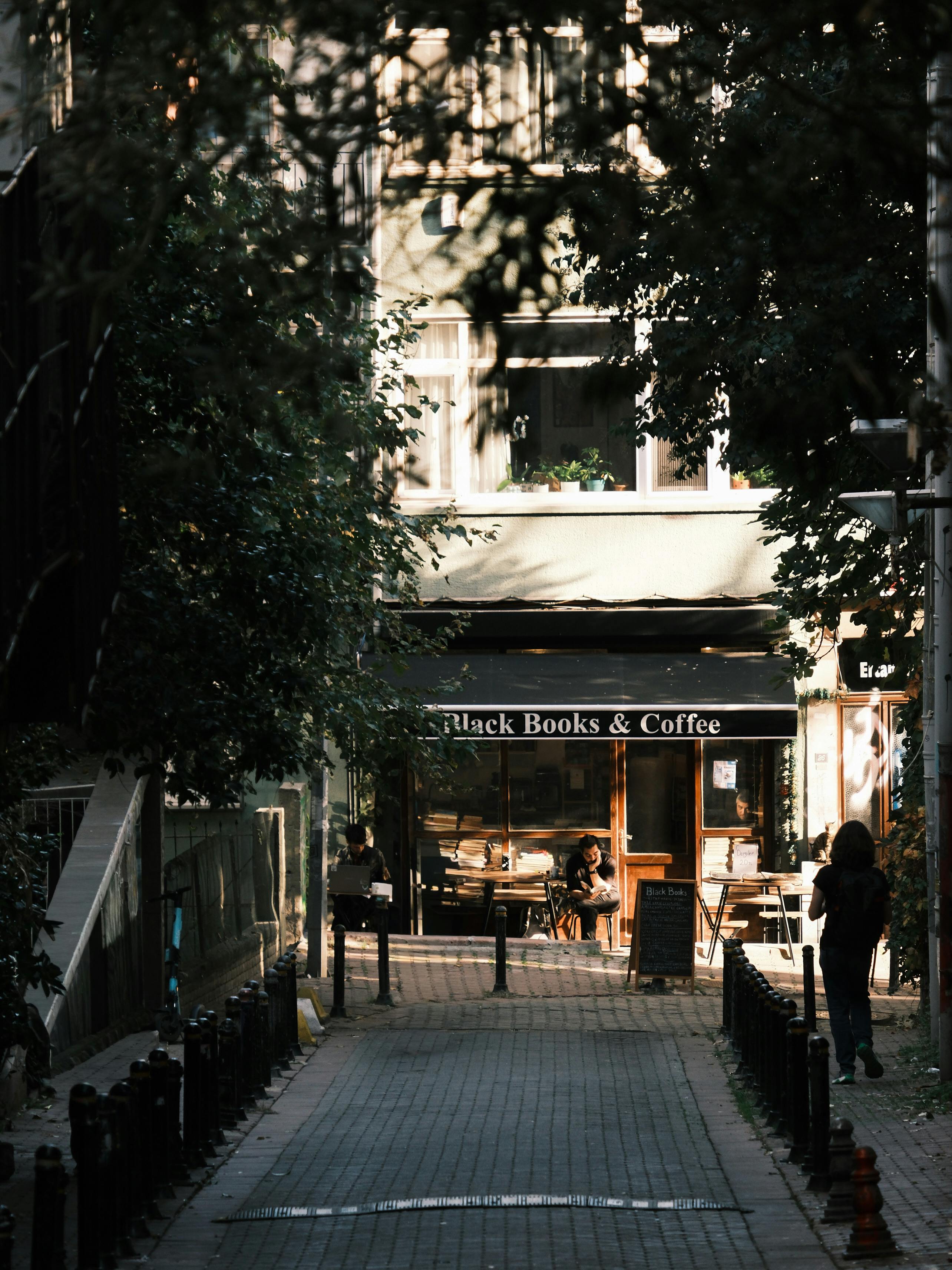 People Reading Books Photos, Download The BEST Free People Reading ...