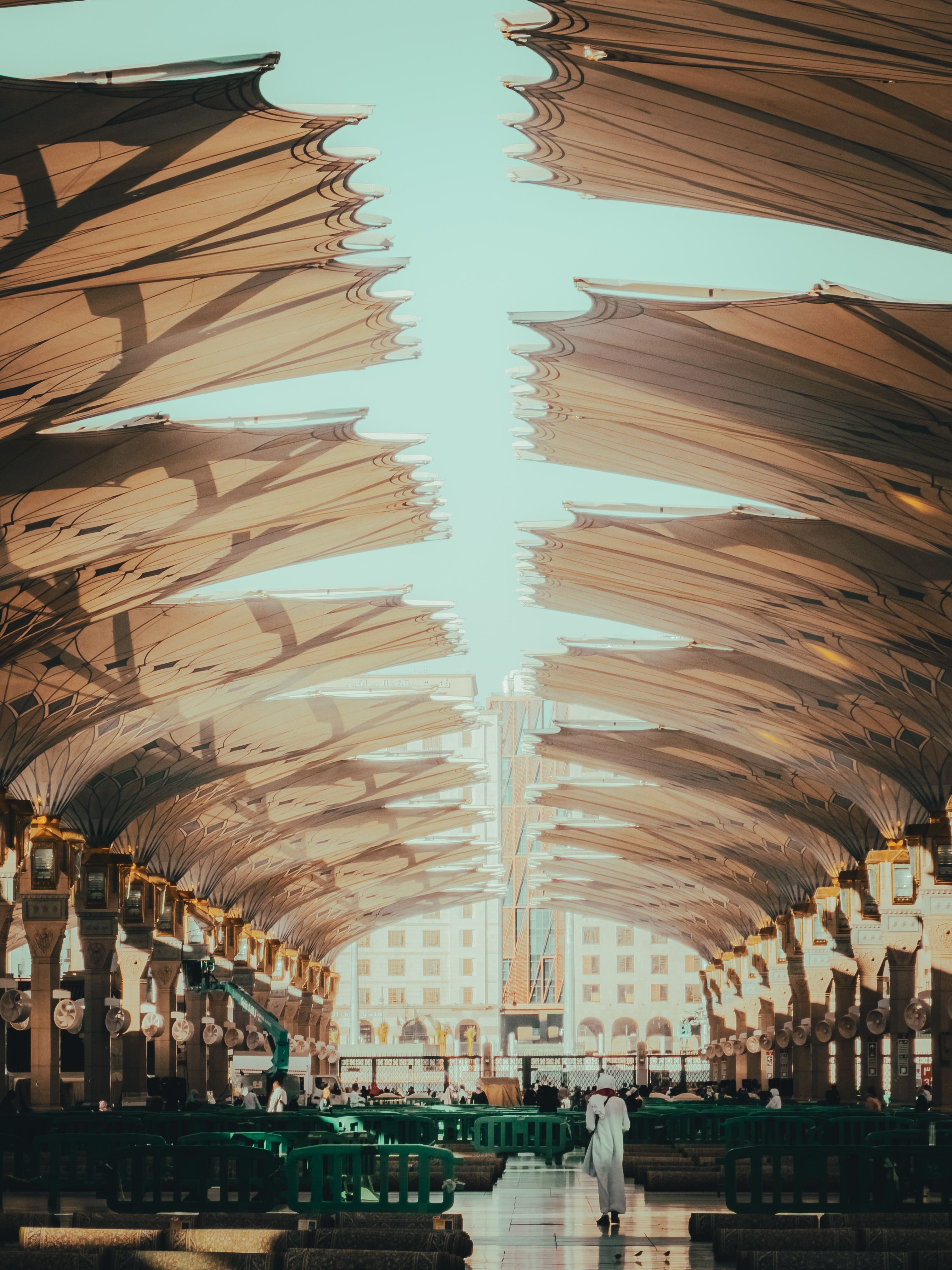 Stunning Architecture at Mosque Courtyard · Free Stock Photo