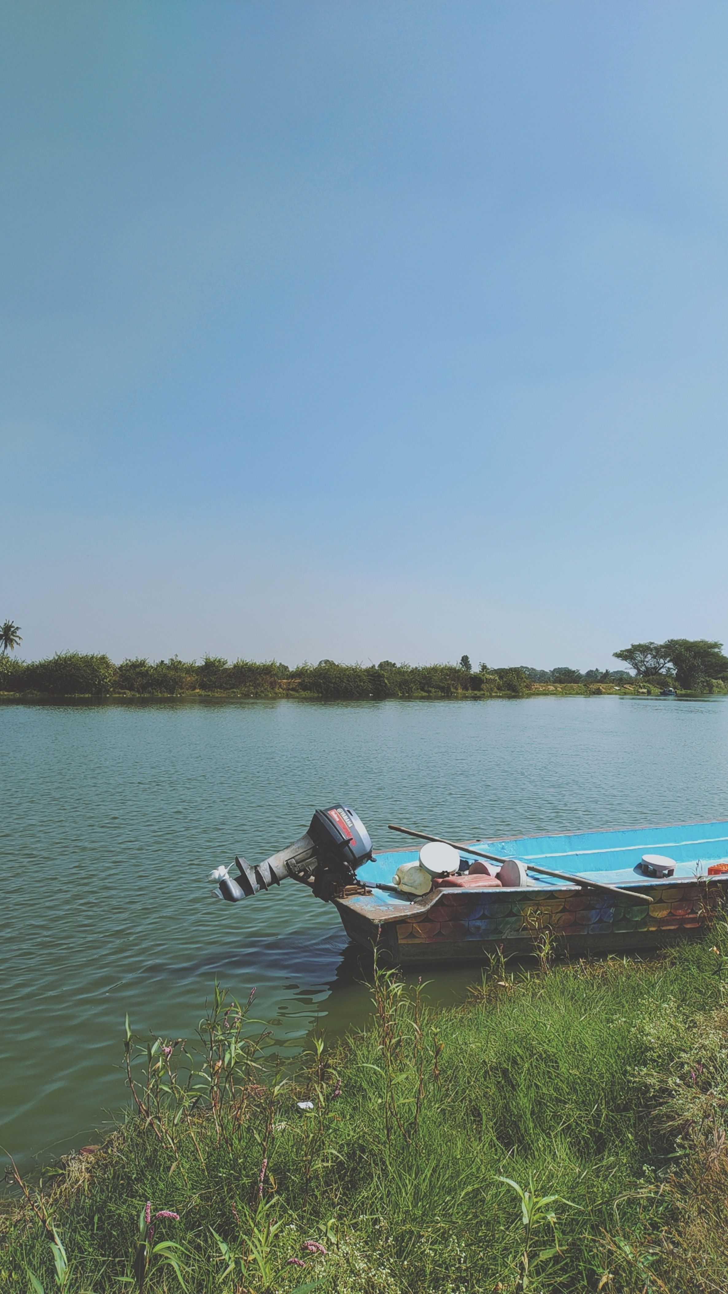 Tranquil Lake and Boat Scene in Karnataka, India · Free Stock Photo