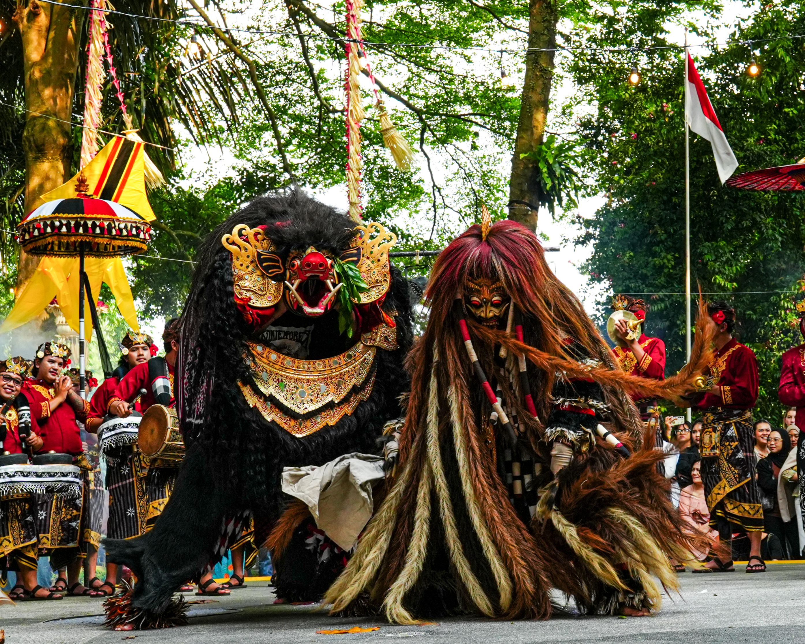 Traditional Indonesian Dance Performance in Jawa Barat · Free Stock Photo