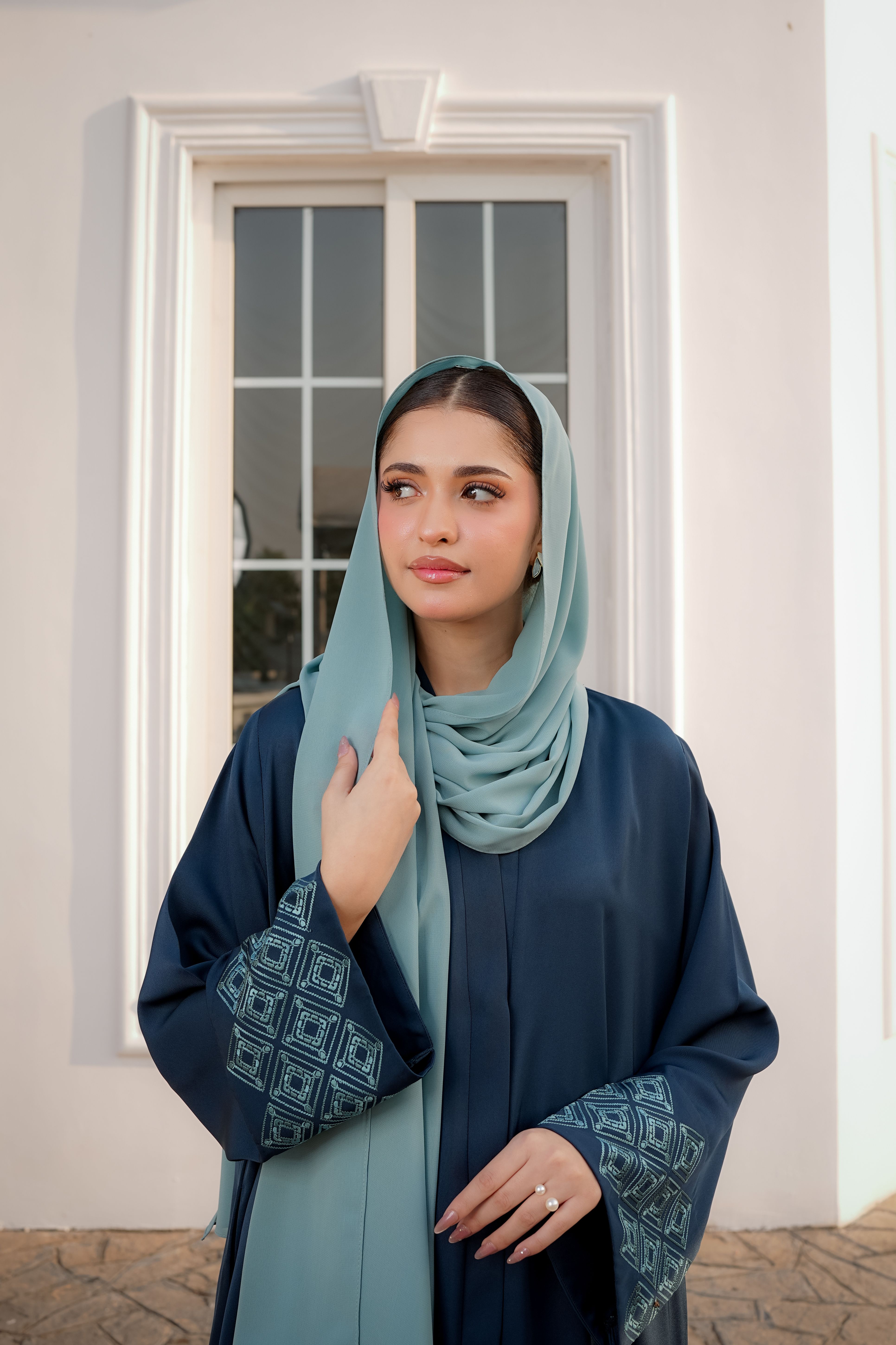 Curvy Muslim Woman Photos, Download The BEST Free Curvy Muslim Woman ...