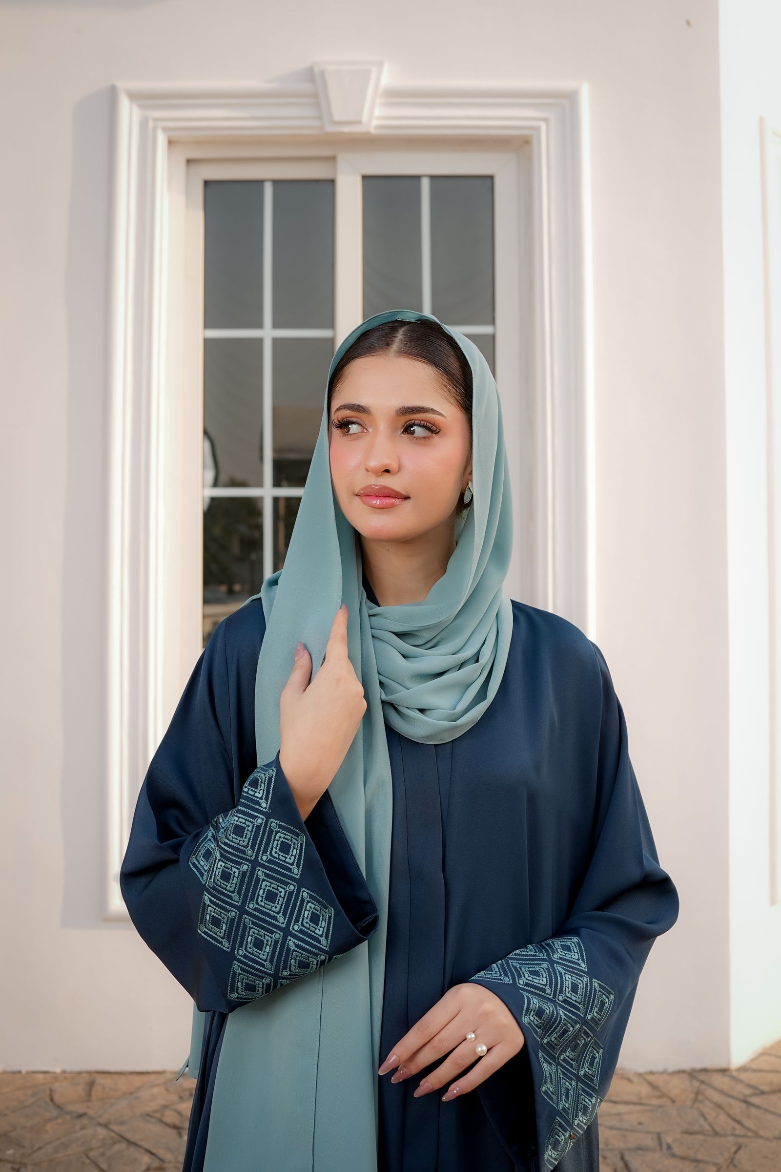 Abaya Photos, Download The BEST Free Abaya Stock Photos & HD Images