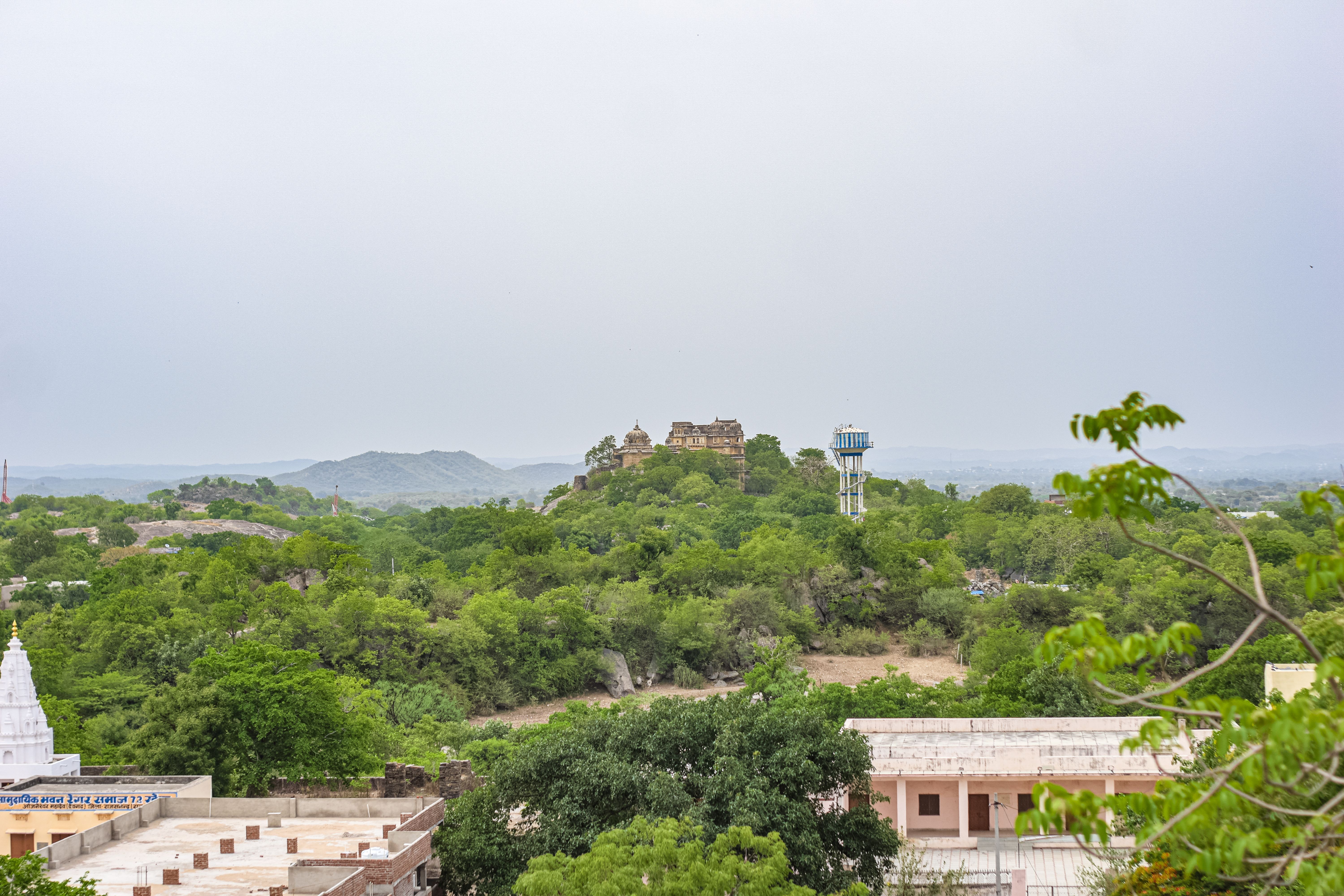 Scenic View of Hilltop Fort in Lush Greenery · Free Stock Photo