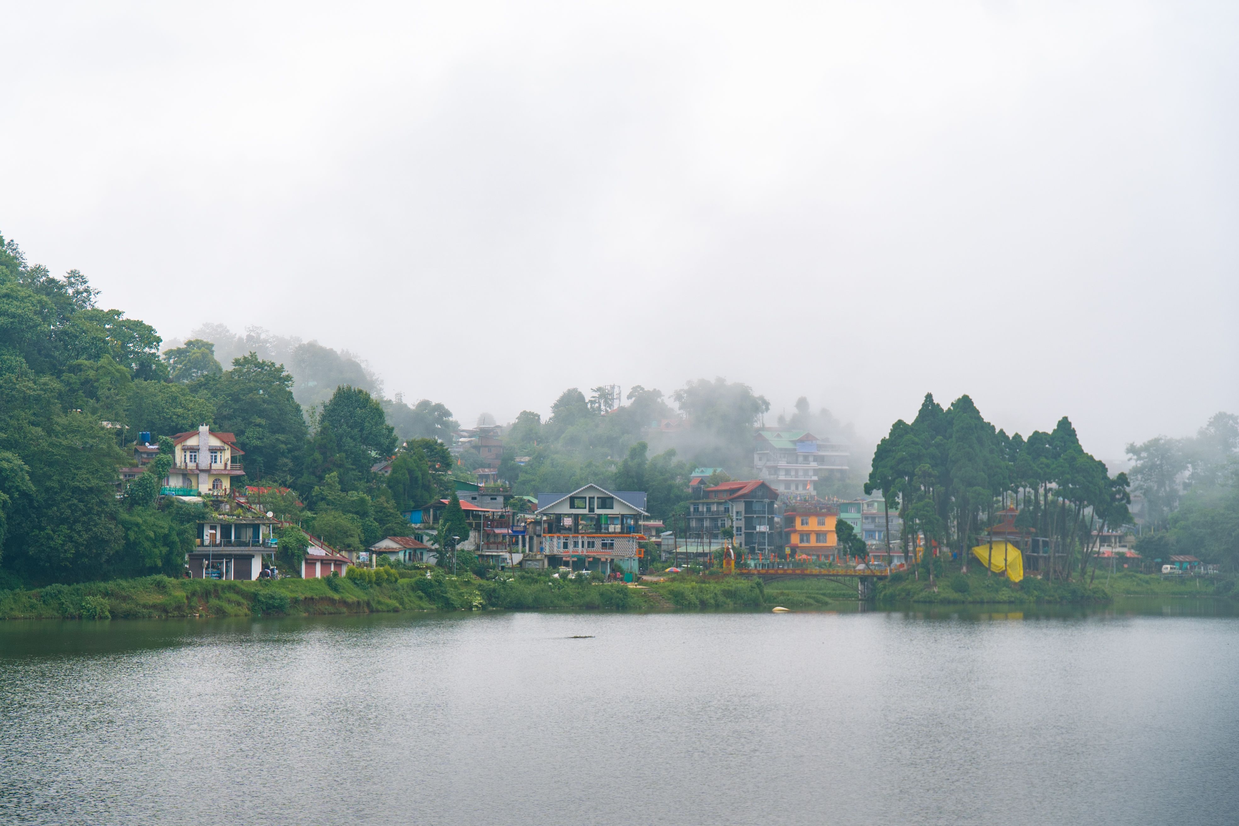 Misty Landscape of Mirik Lake, West Bengal · Free Stock Photo