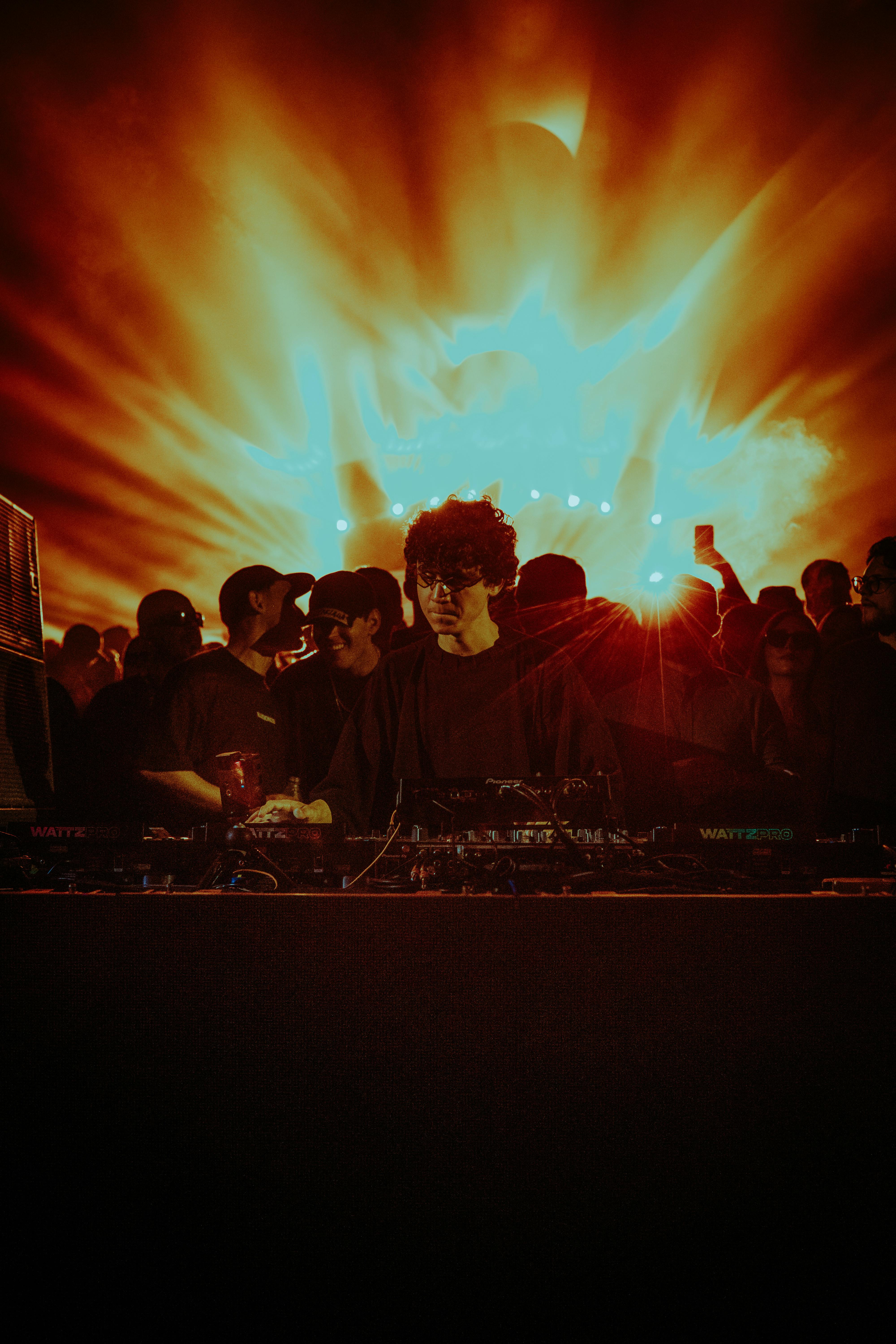 Sound+B Photos, Download The BEST Free Sound+B Stock Photos & HD Images