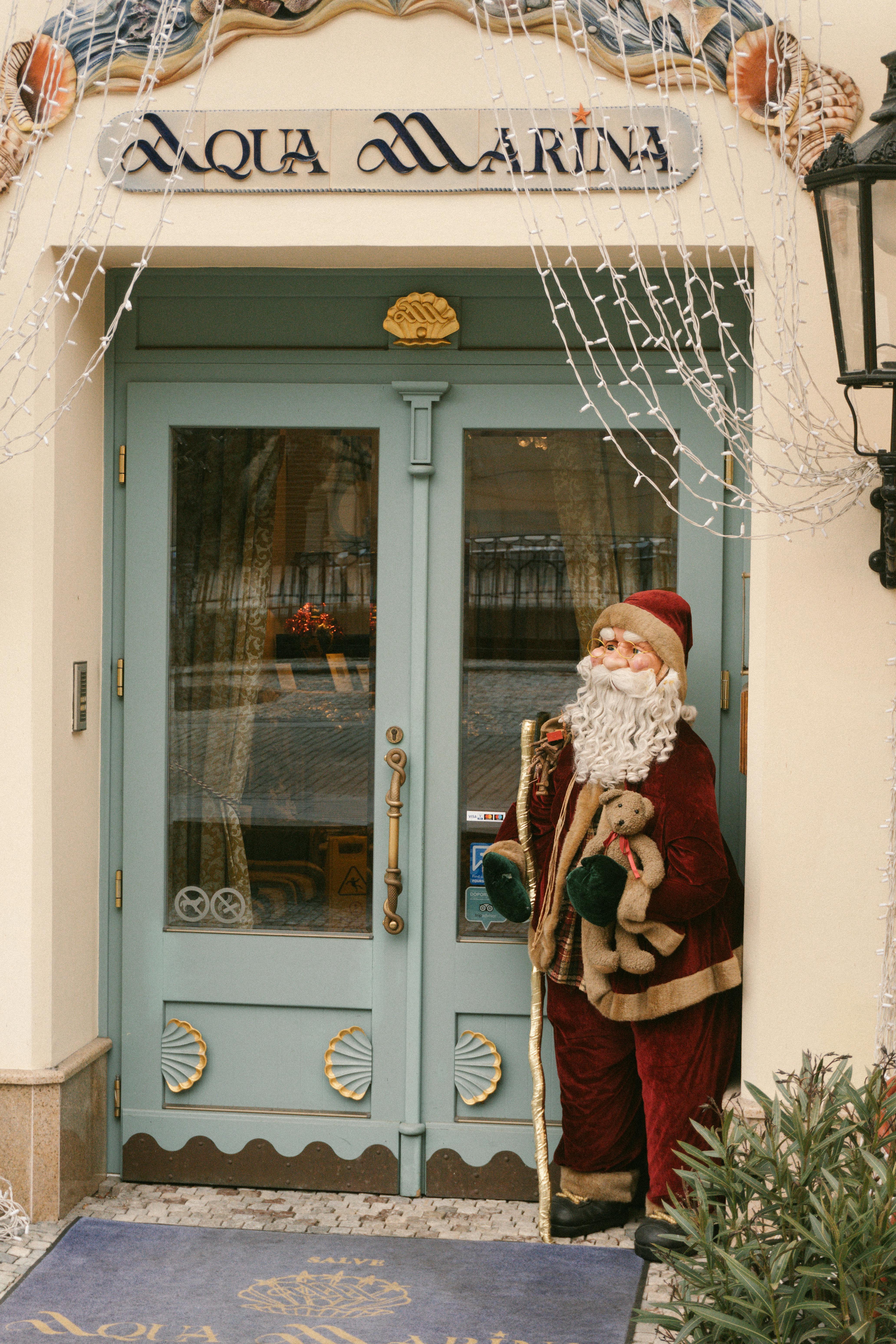 Santa Cart Photos, Download The BEST Free Santa Cart Stock Photos & HD ...