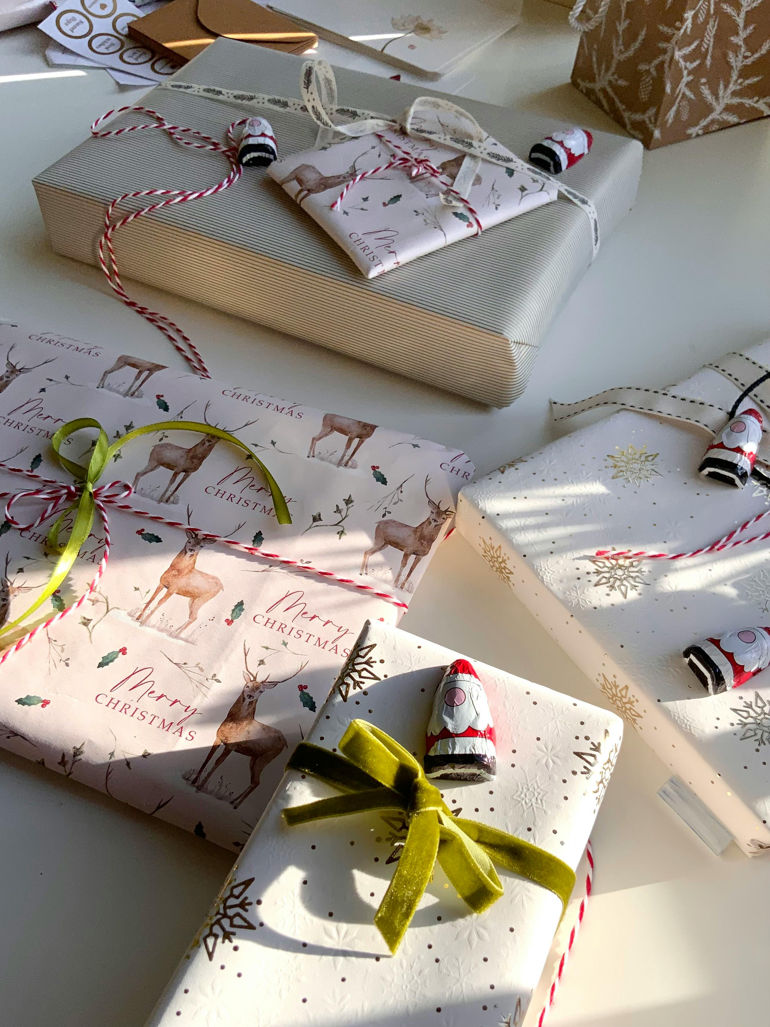 Gift Wrapping Photos, Download The BEST Free Gift Wrapping Stock Photos ...