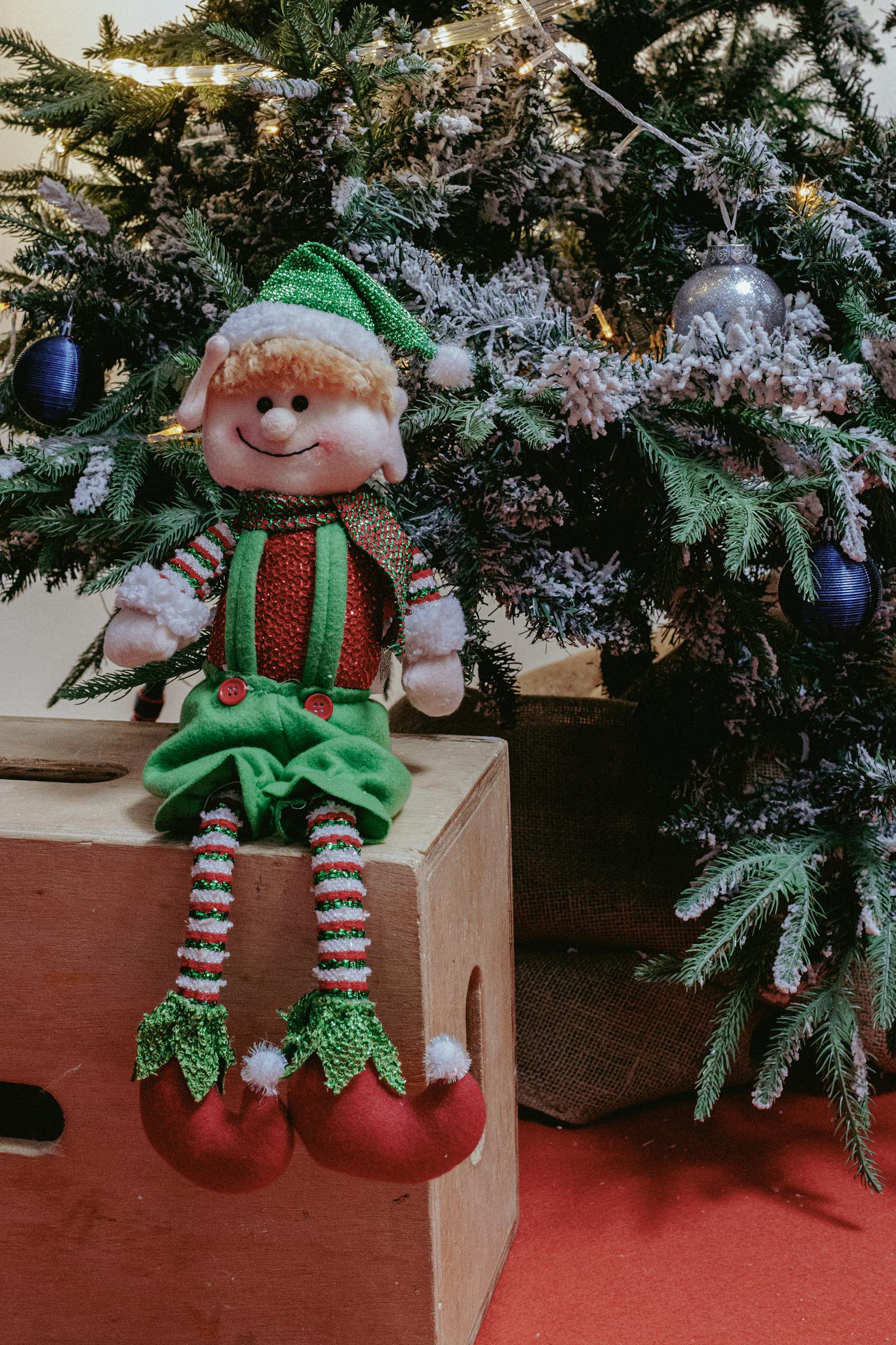 Christmas Elf Faceless Photos, Download The BEST Free Christmas Elf ...