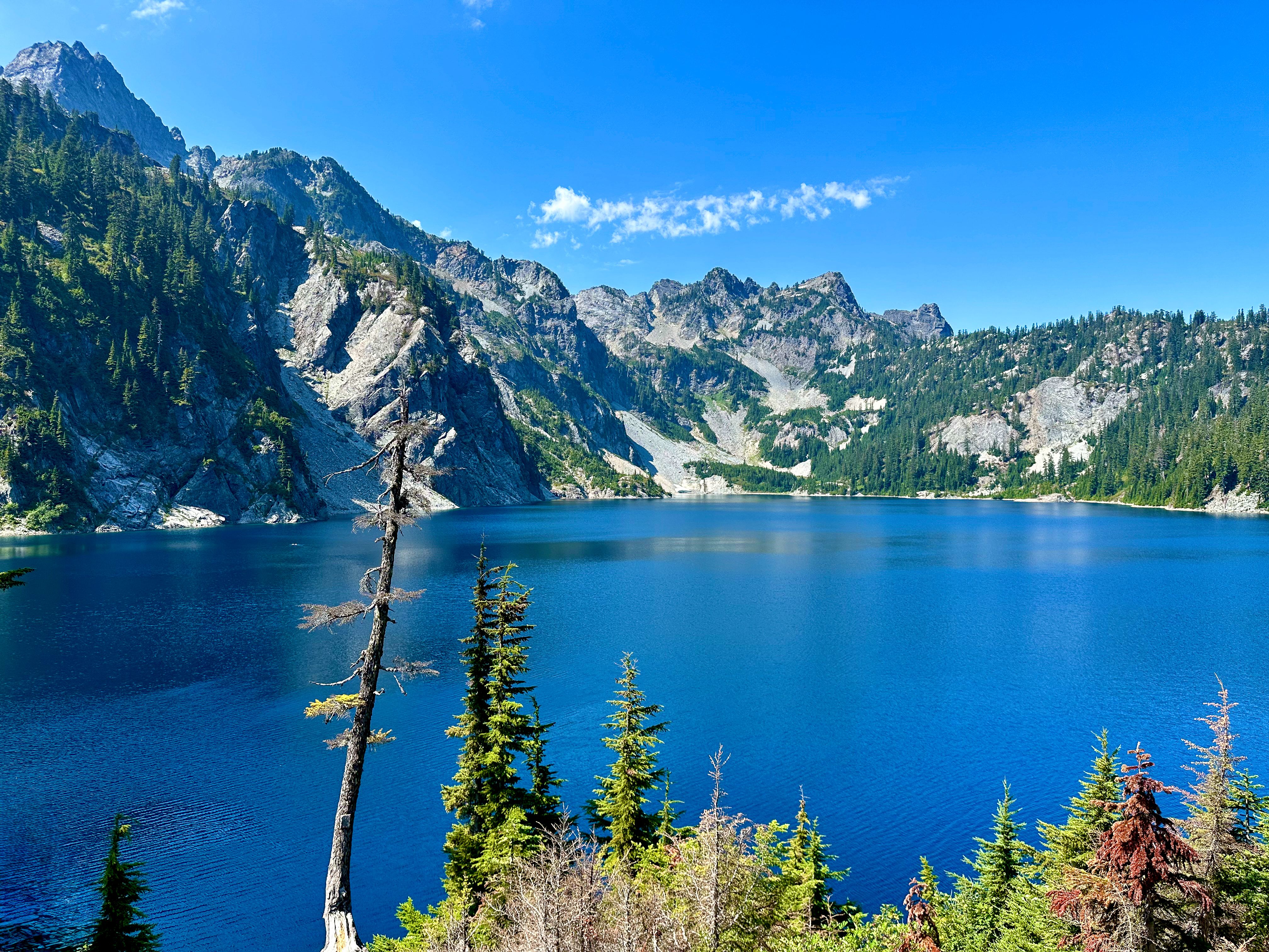 Scenic Alpine Lake in Cascade Mountains, Seattle · Free Stock Photo