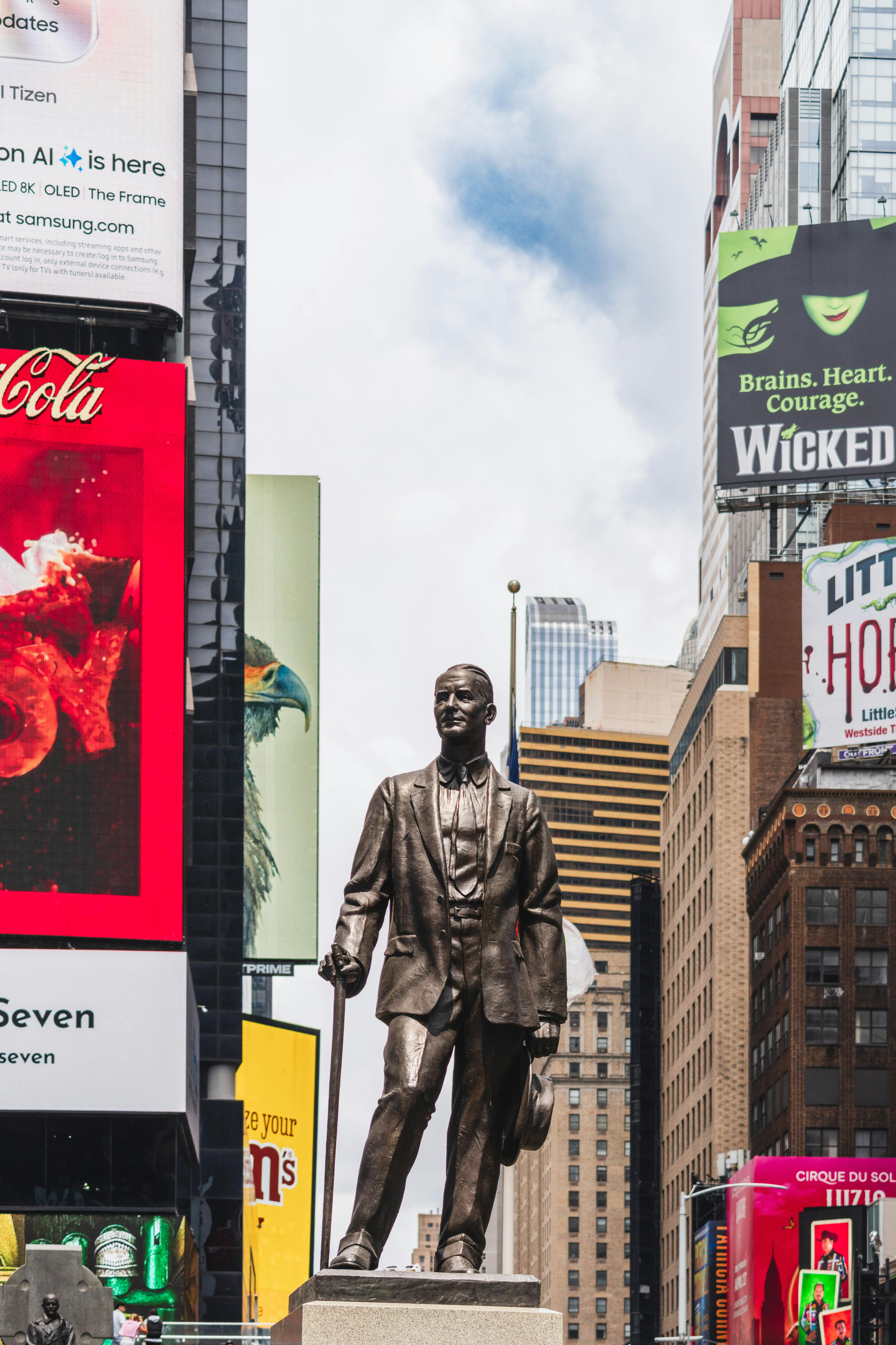 George M Cohan Statue in Times Square, NYC · Free Stock Photo