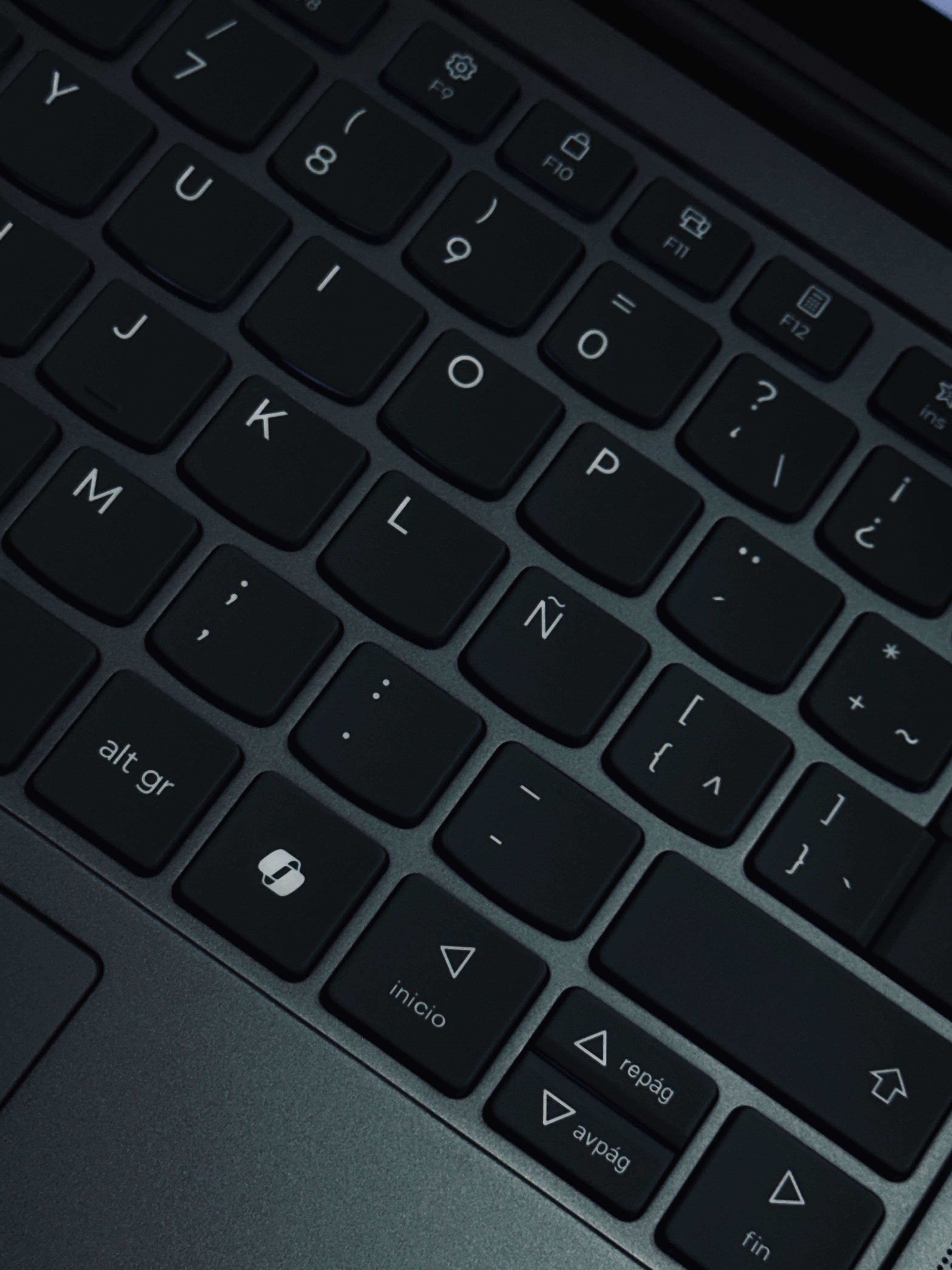 Detalhe Do Layout De Um Teclado Espanhol · Foto profissional gratuita