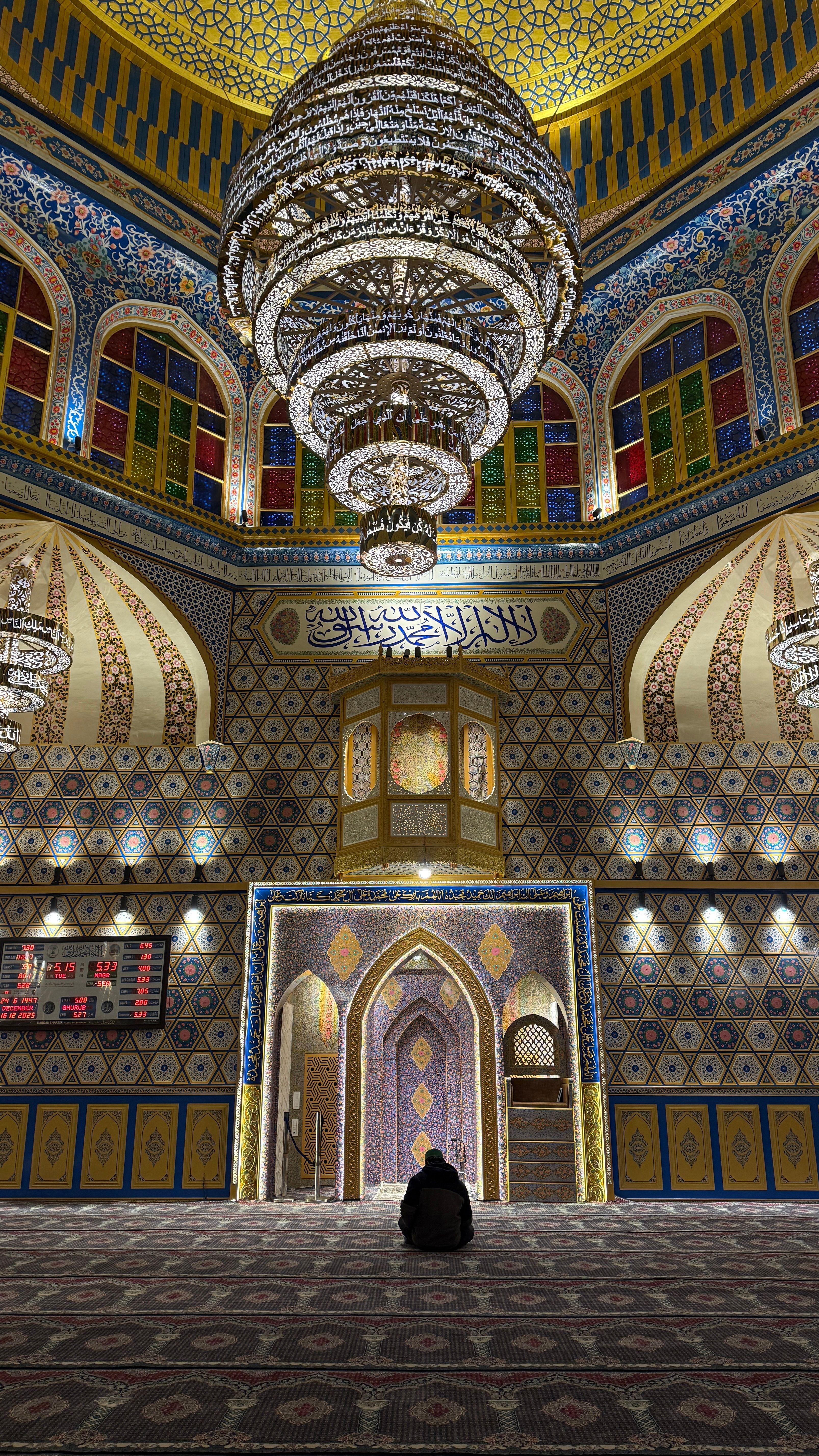 Majestic Interior of Ornate Mosque with Chandeliers · Free Stock Photo