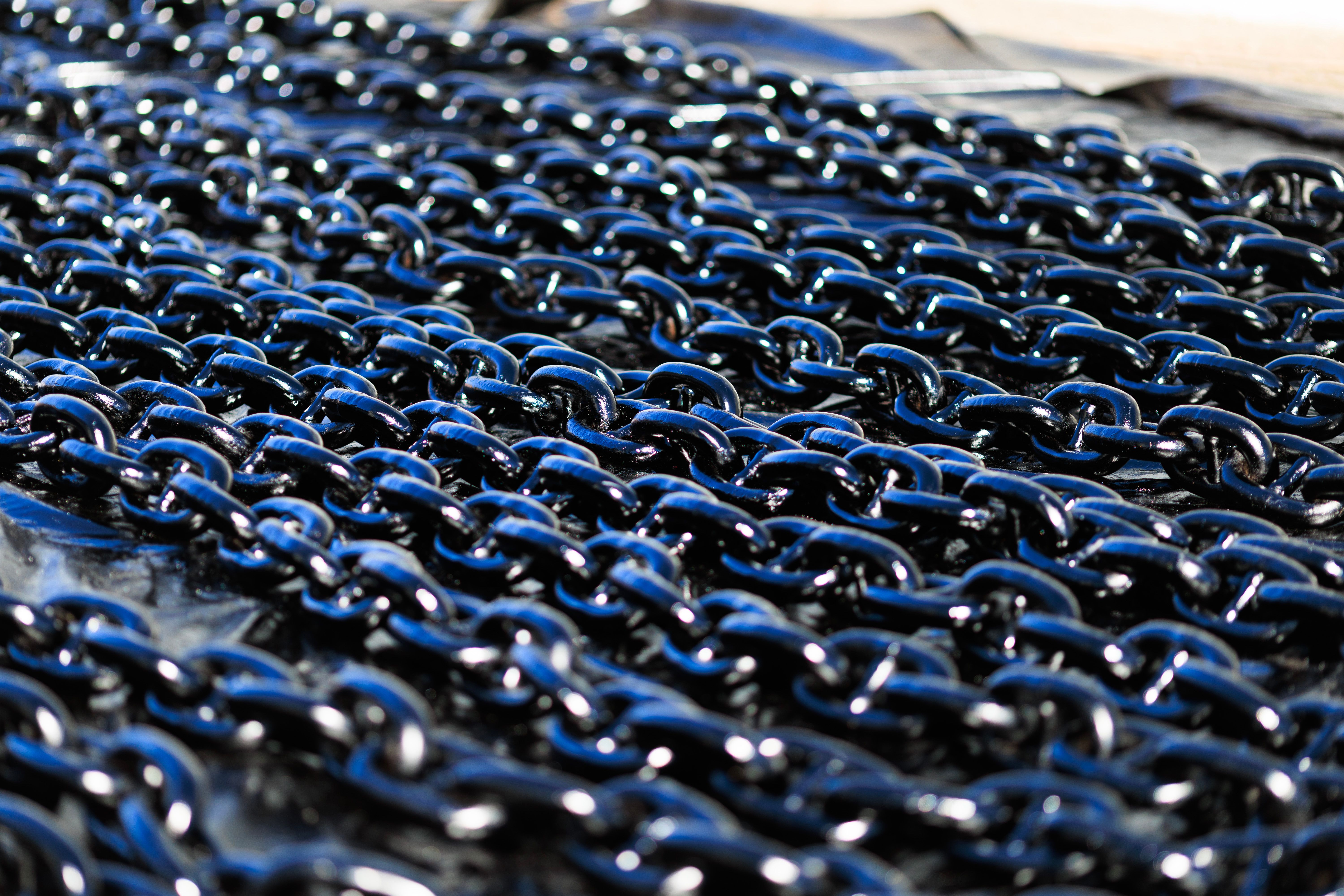 Close-Up of Industrial Metal Chains Outdoors · Free Stock Photo