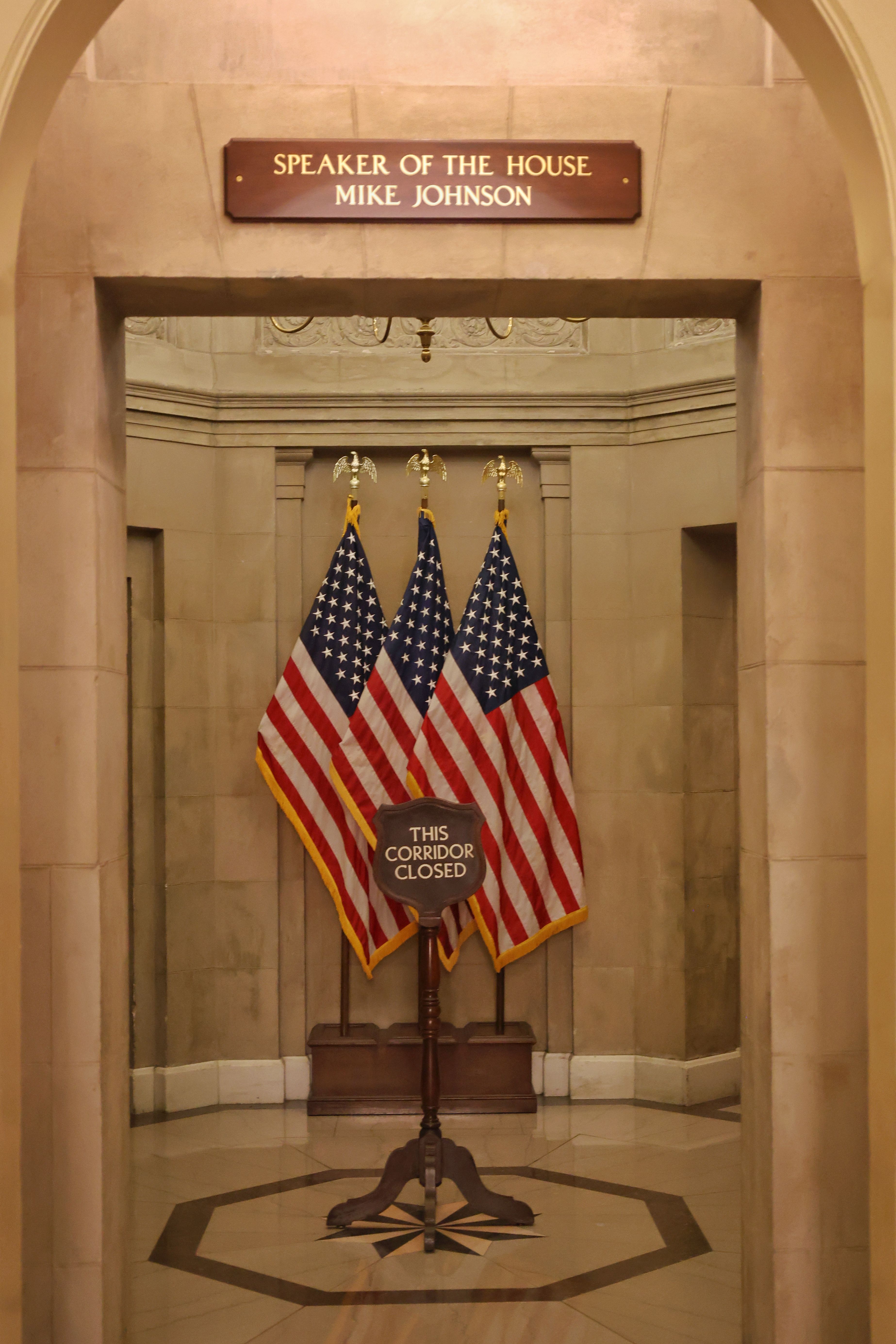 American Flags in Corridor with Closed Sign · Free Stock Photo