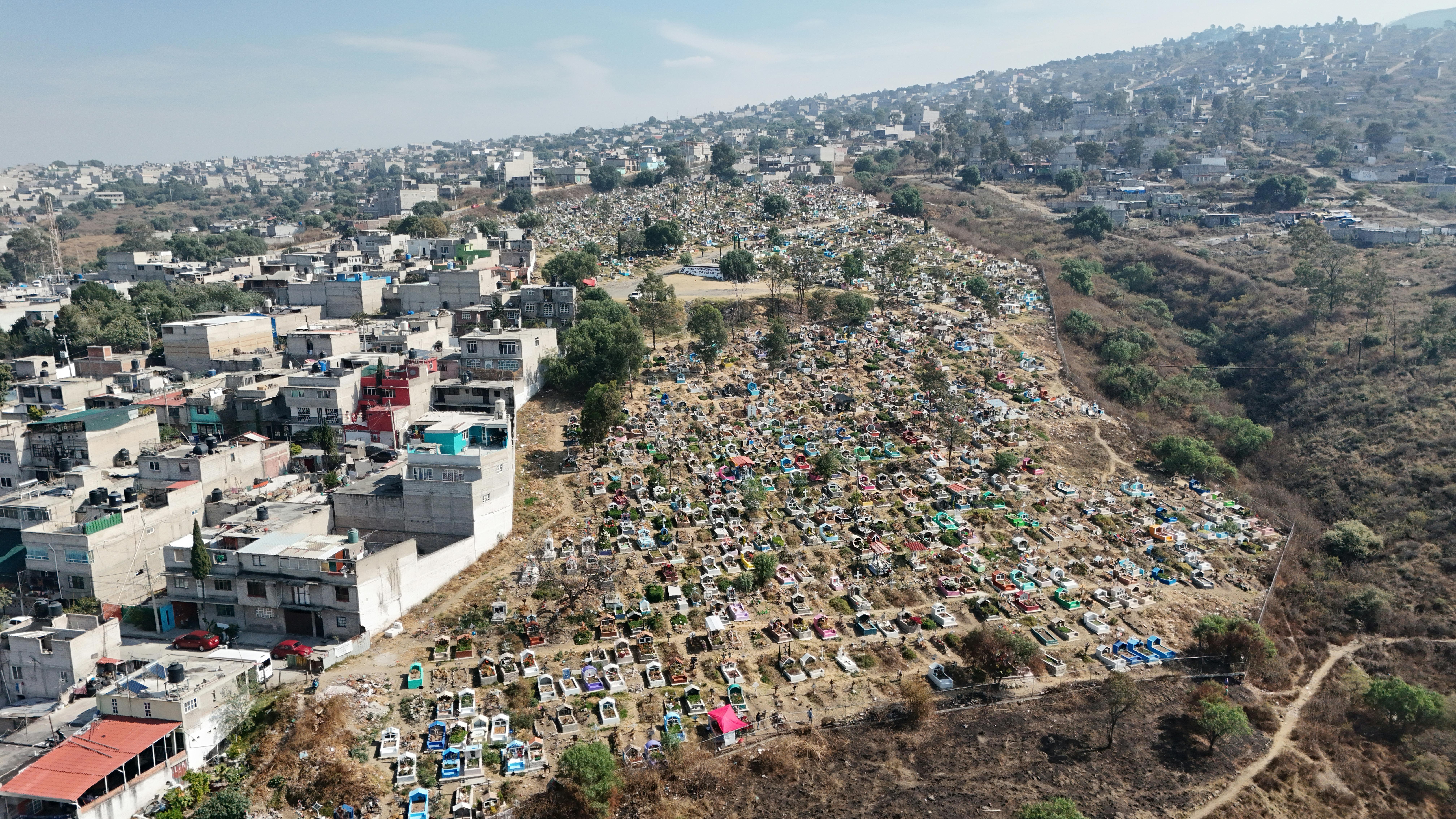 Vista Aérea Del Cementerio En El Estado De México · Foto de stock gratuita