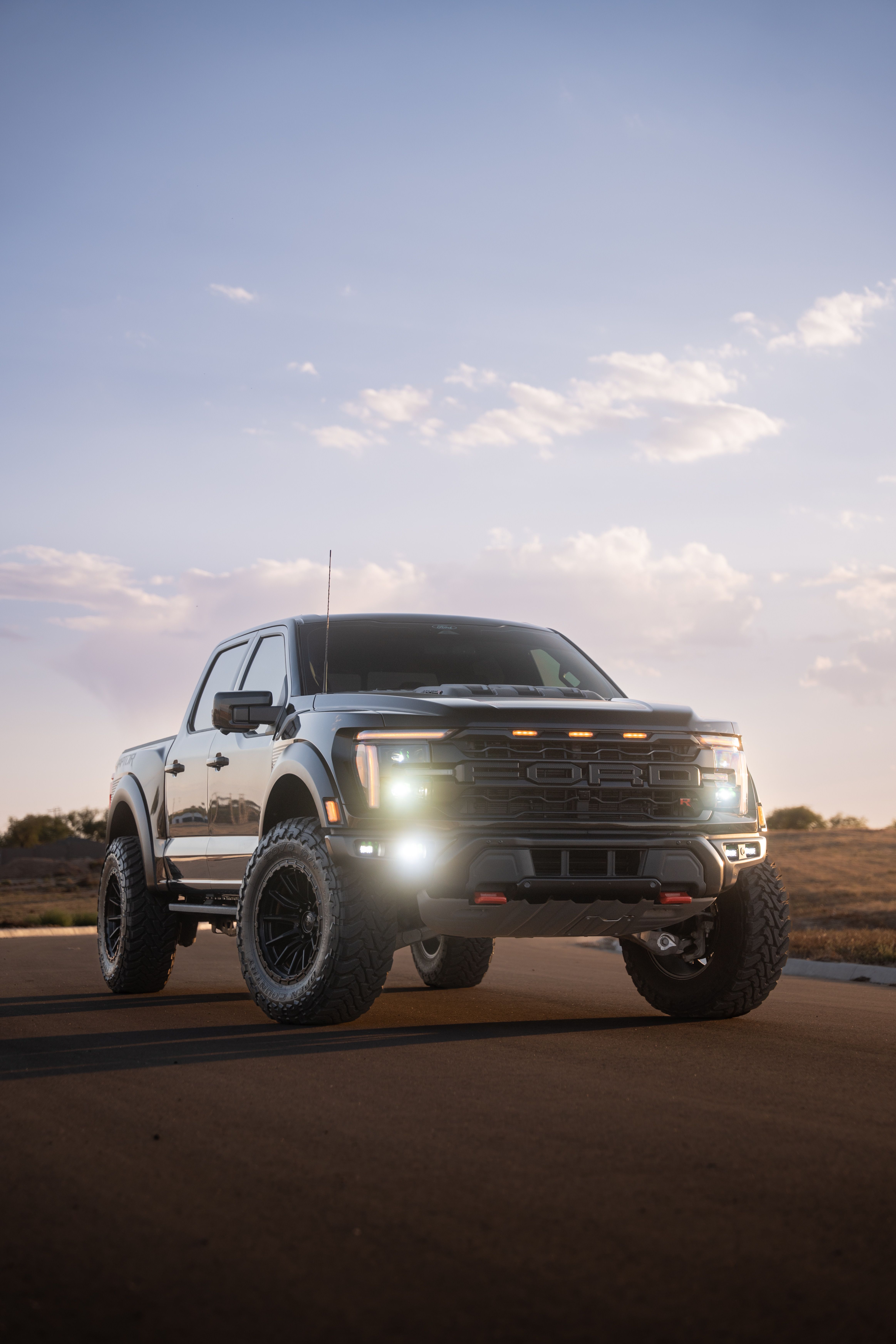 Off-Road Pickup Truck at Sunset Outdoors · Free Stock Photo