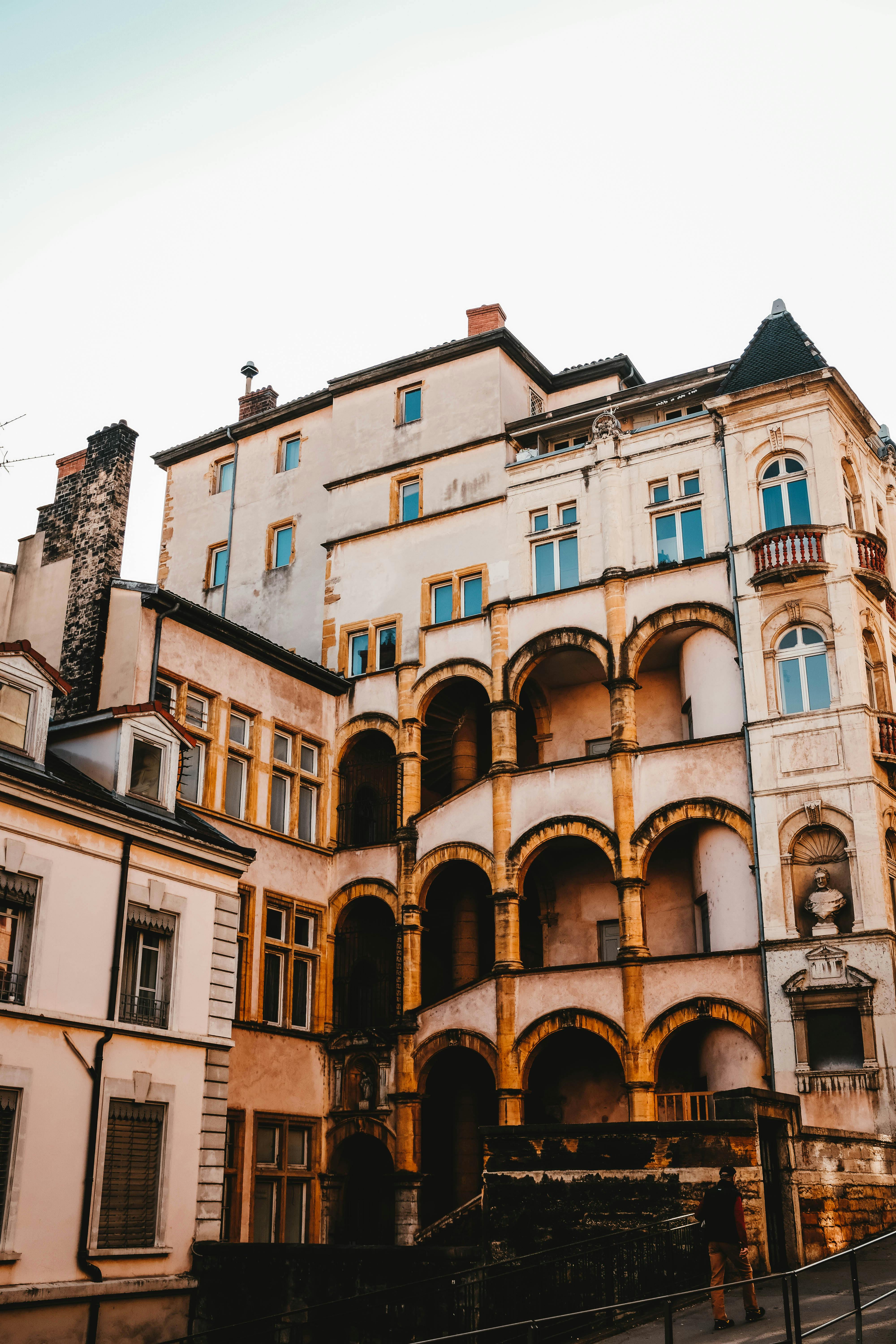 Shallow Focus Photo of Brown Building · Free Stock Photo