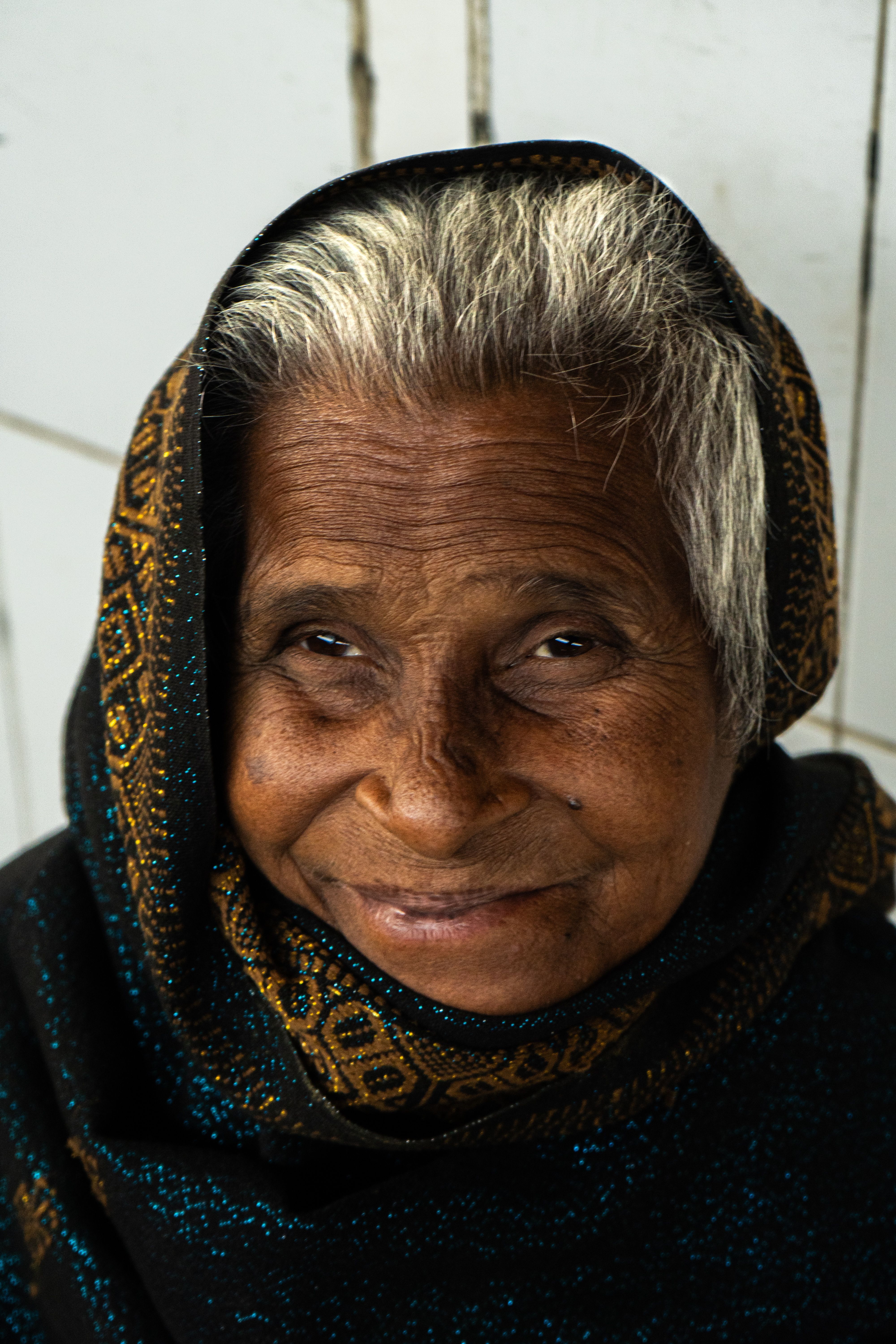 Face Covered With A Shawl Photos, Download The BEST Free Face Covered ...
