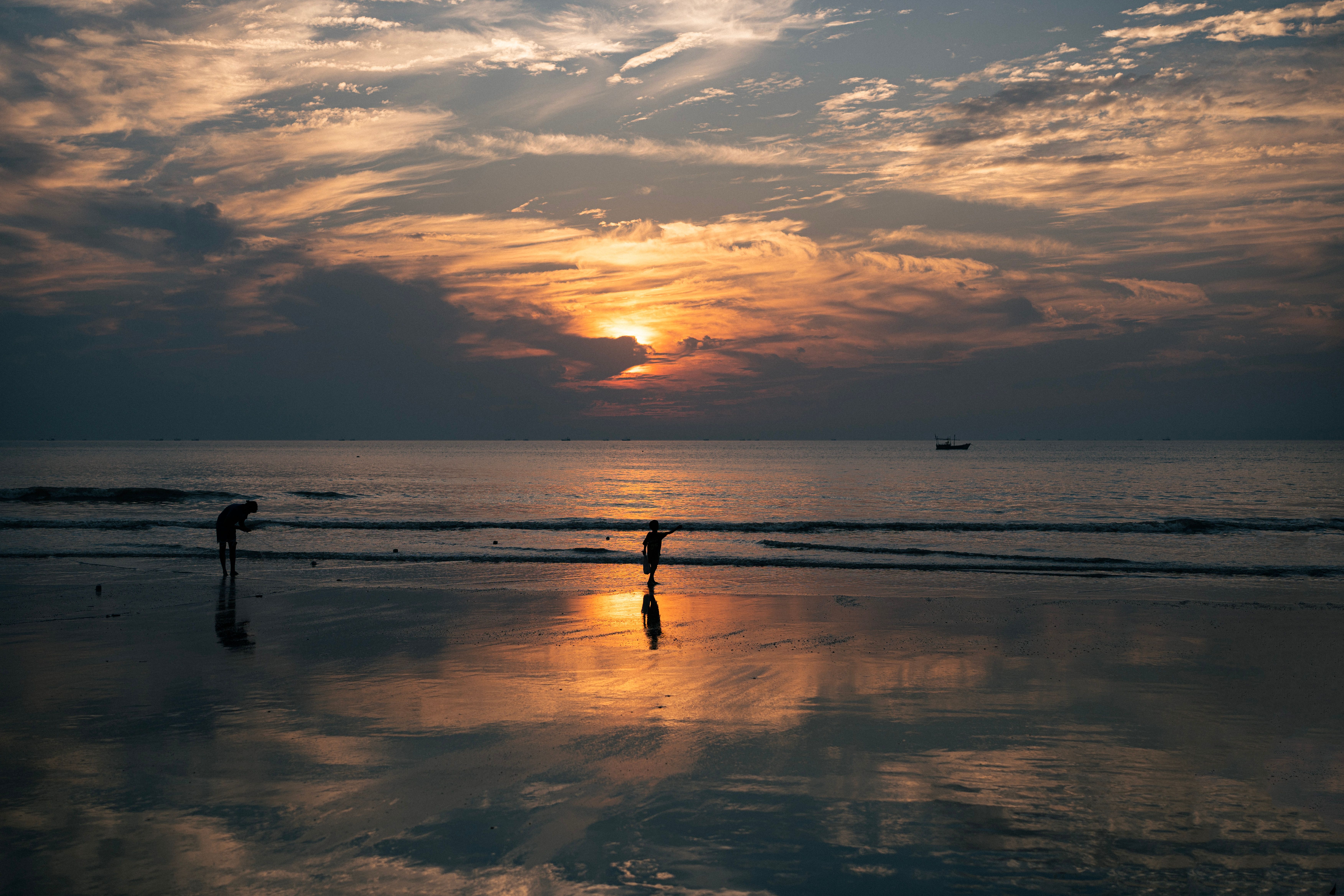 Stunning Beach Sunset Reflection in India · Free Stock Photo