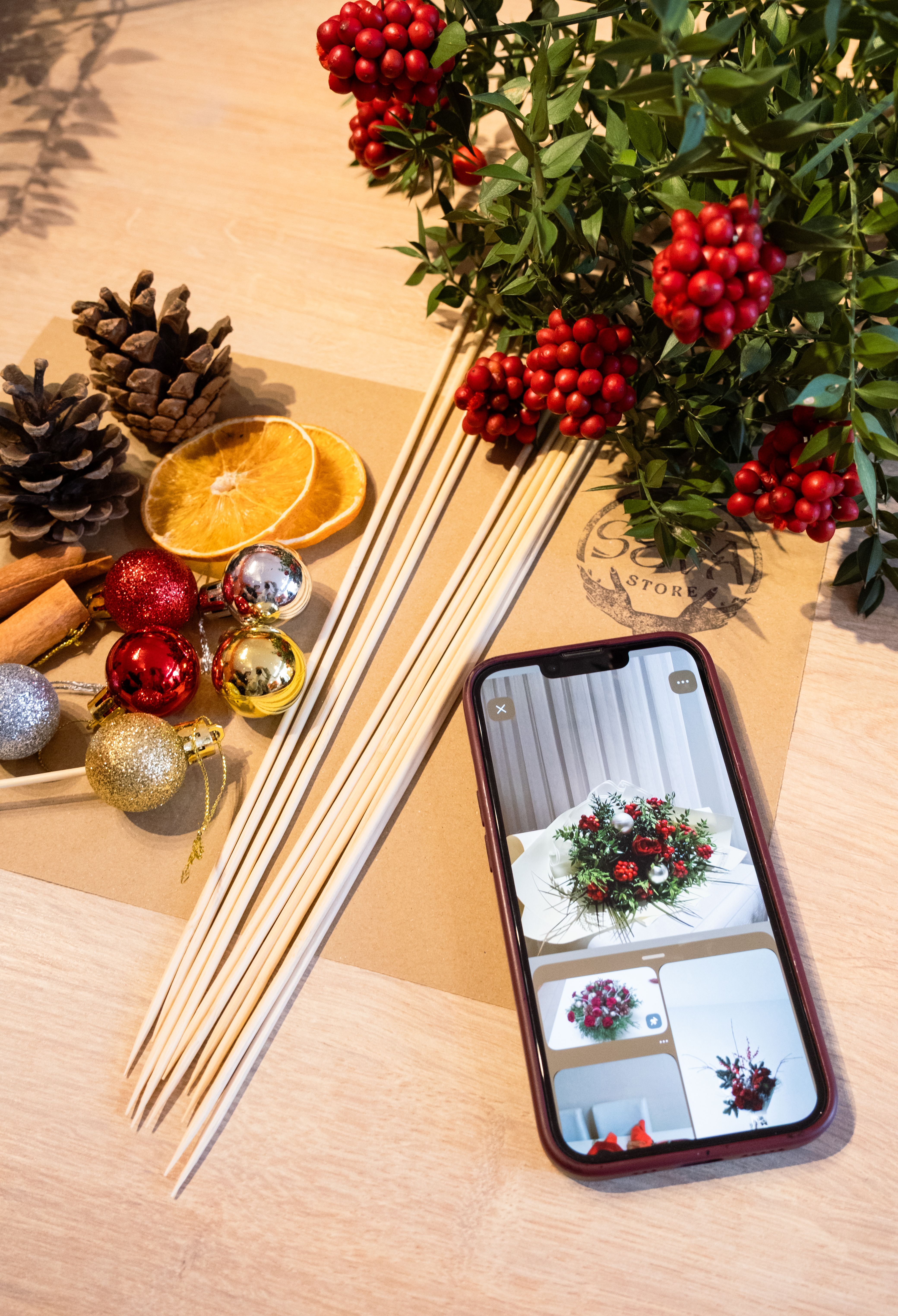 Christmas Decorations Table Photos, Download The BEST Free Christmas ...