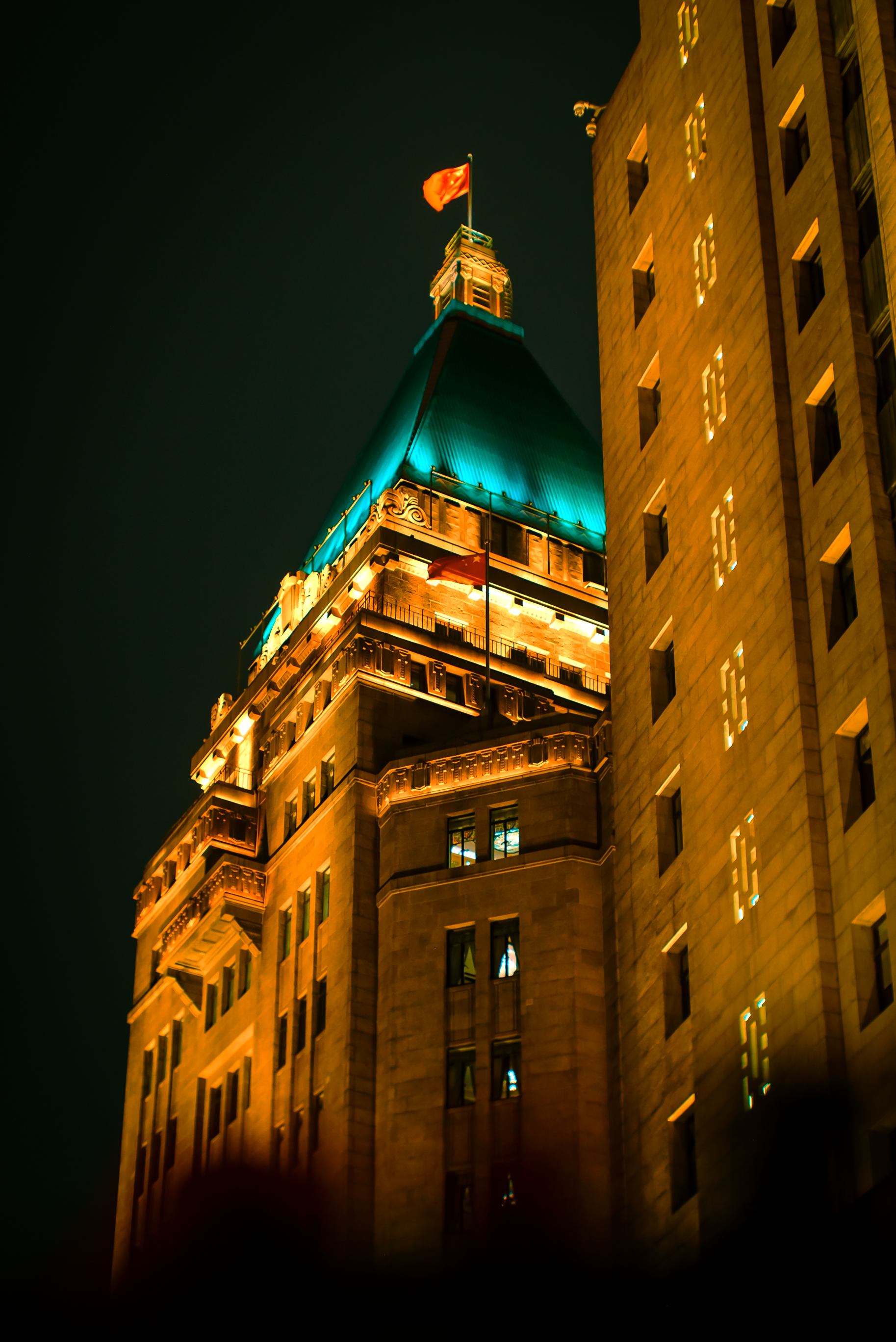 Illuminated Night View of Historic Building · Free Stock Photo
