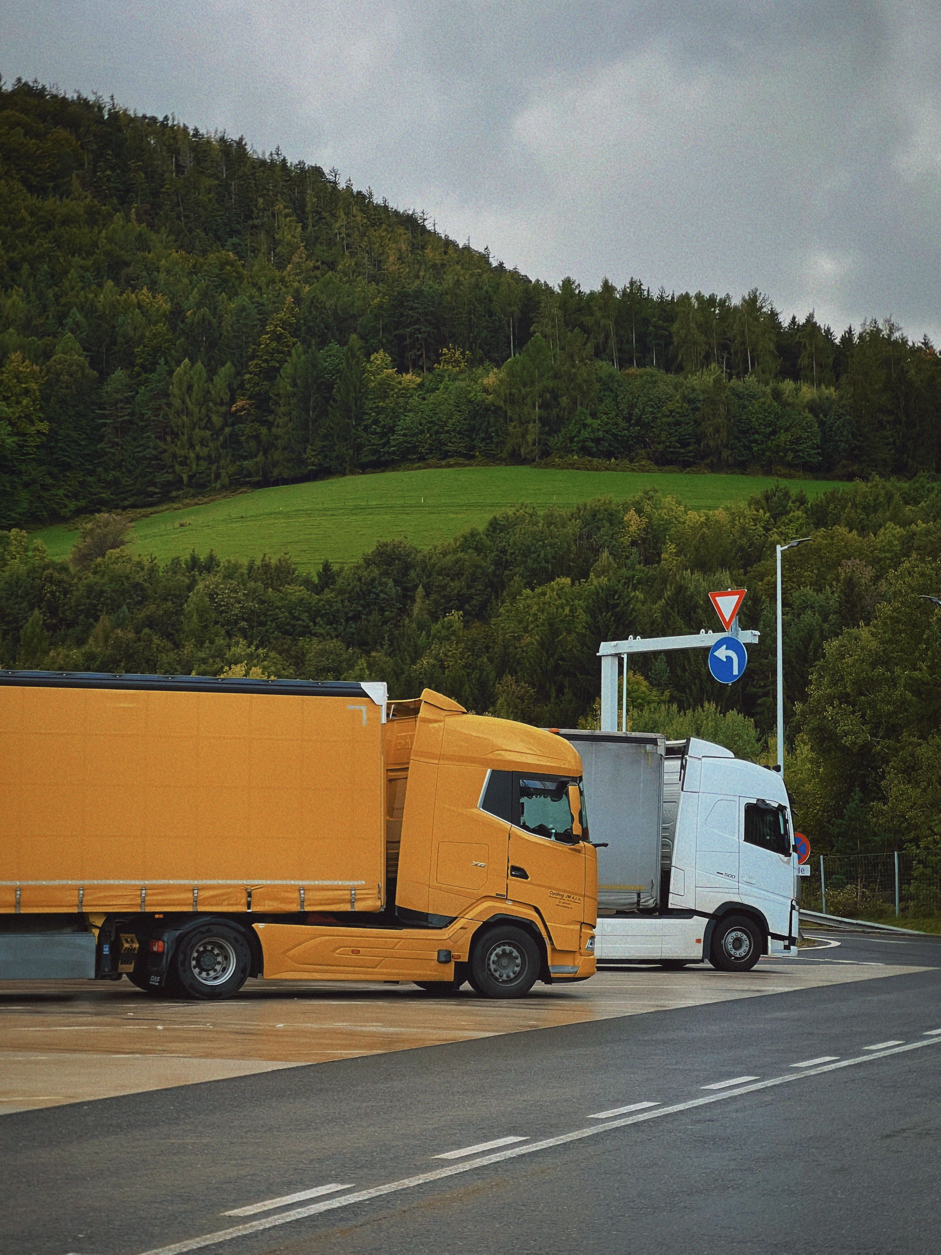Truck+Triangles Photos, Download The BEST Free Truck+Triangles Stock ...