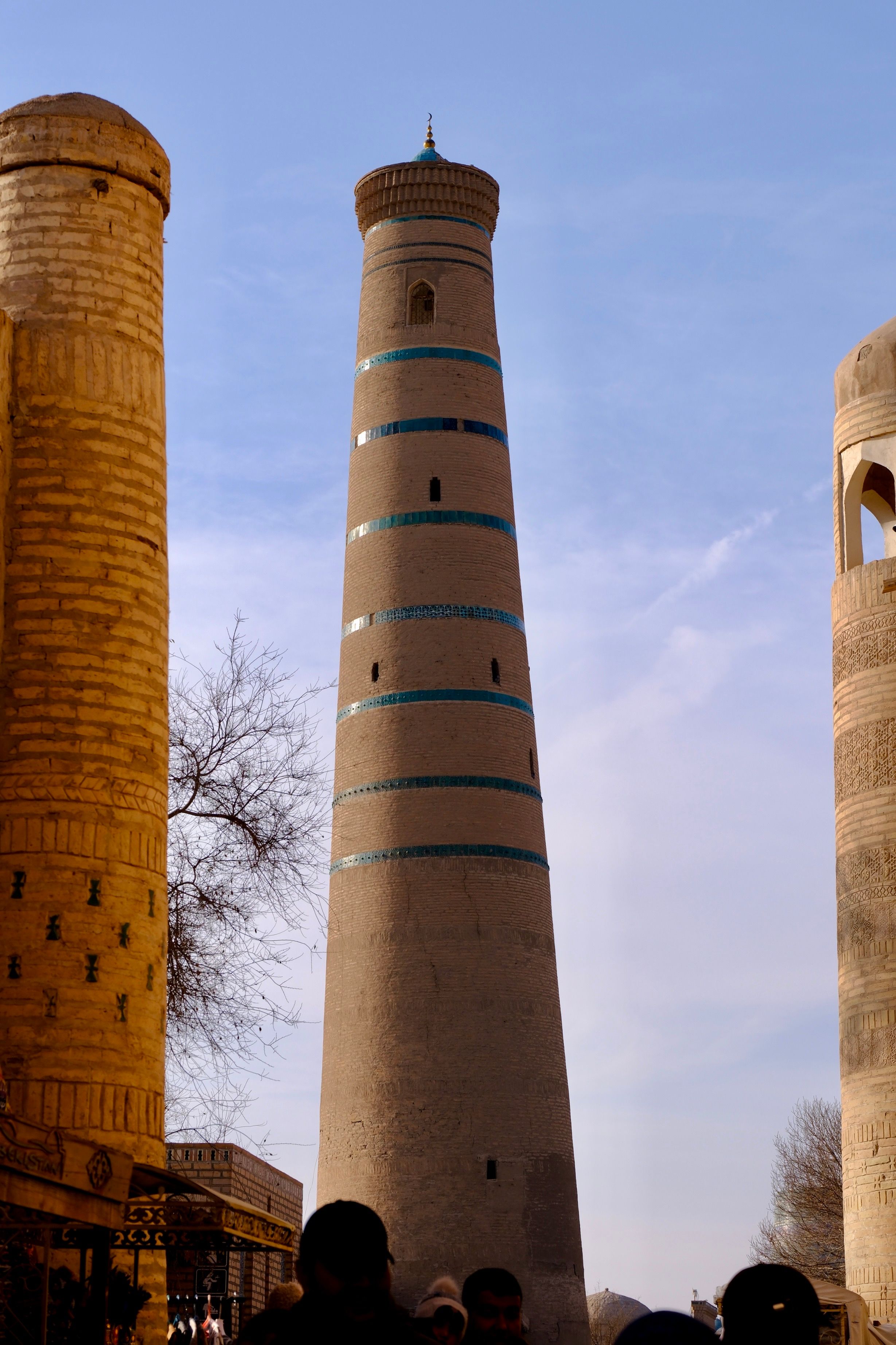 Monolithic Tower Photos, Download The BEST Free Monolithic Tower Stock ...