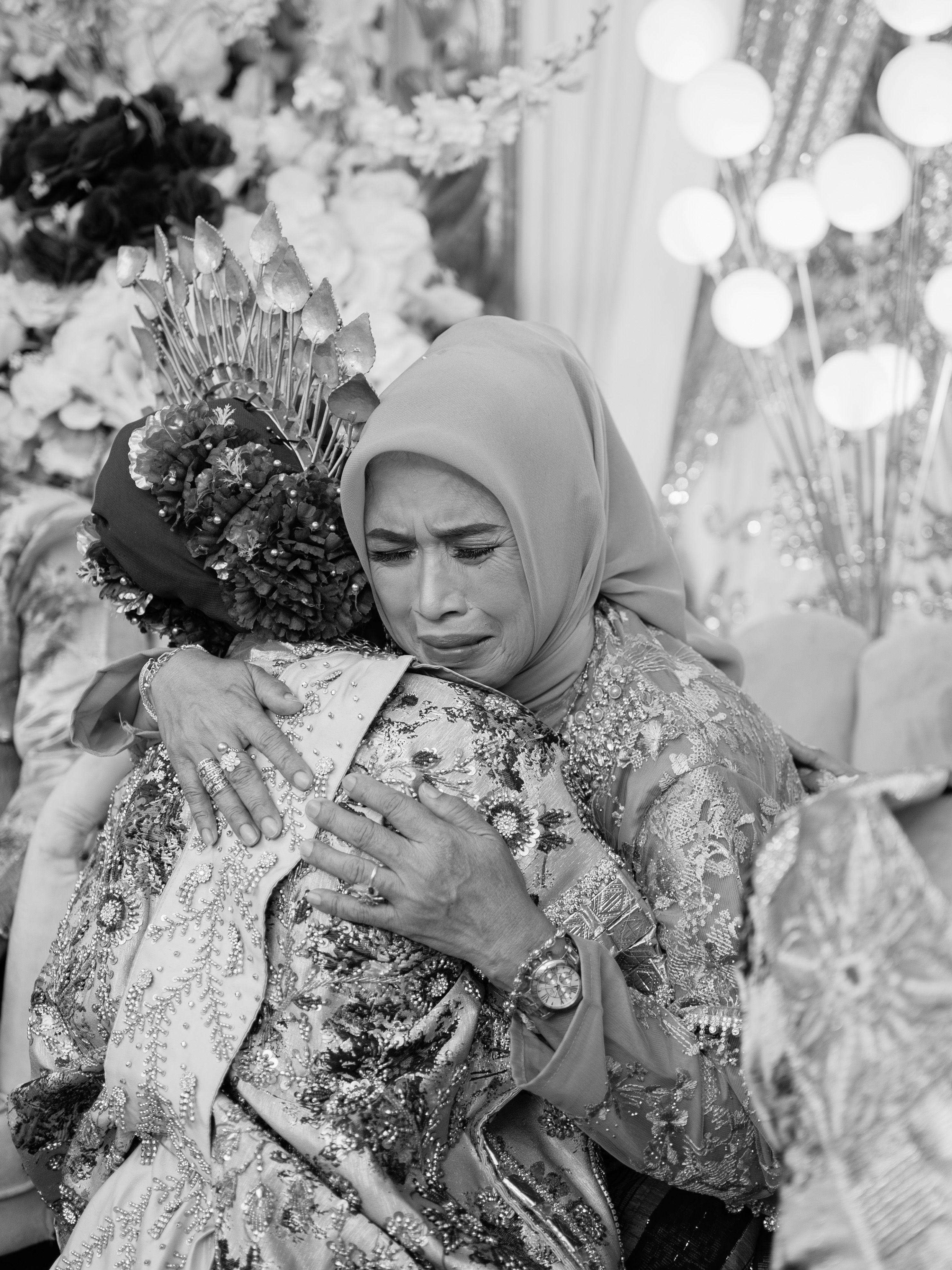 Filipino Hug Photos, Download The BEST Free Filipino Hug Stock Photos ...