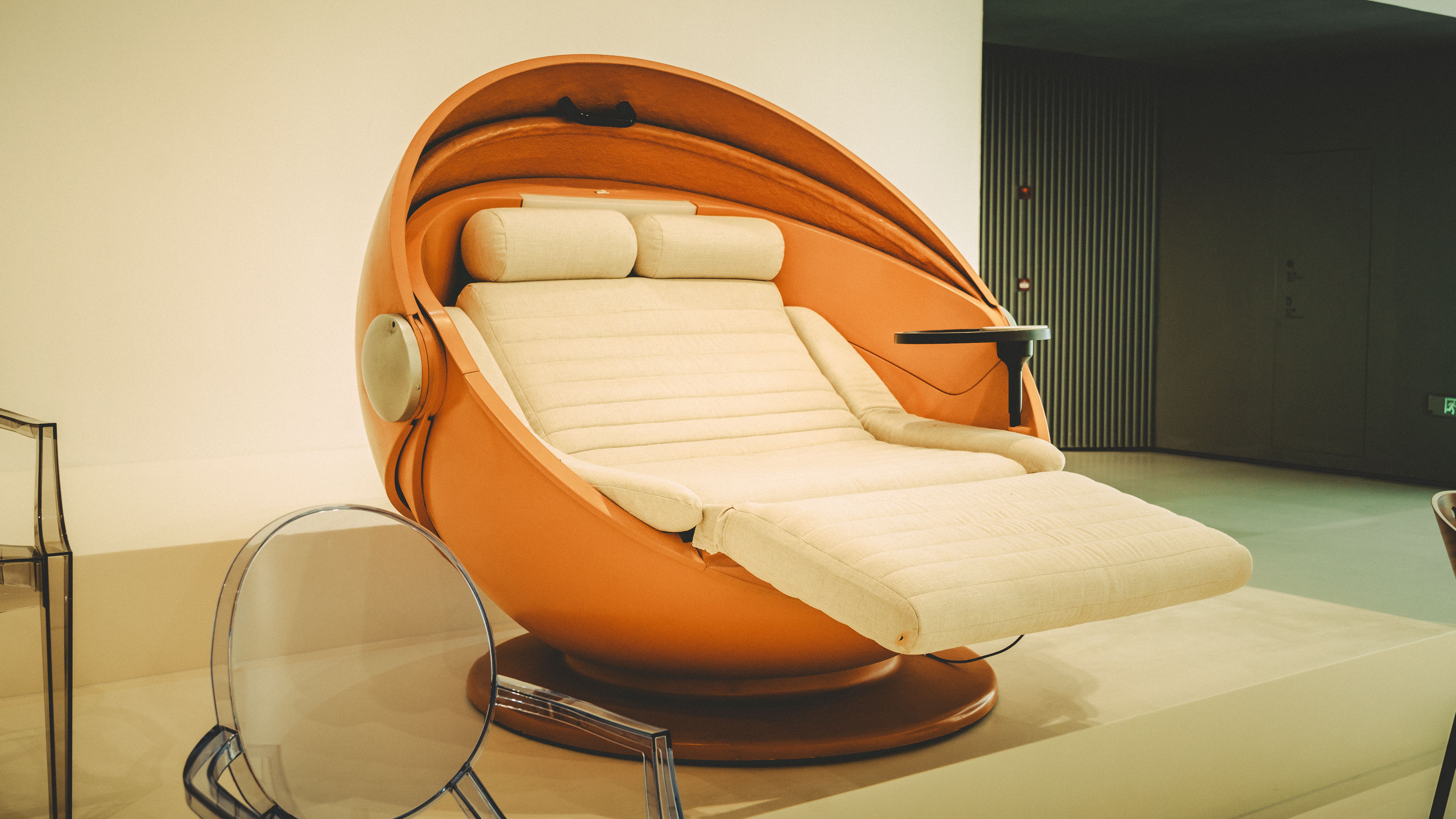 Futuristic Relaxation Chair in Modern Setting · Free Stock Photo