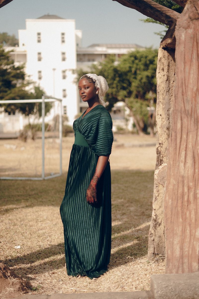 Woman In Green Dress Photos, Download The BEST Free Woman In Green ...