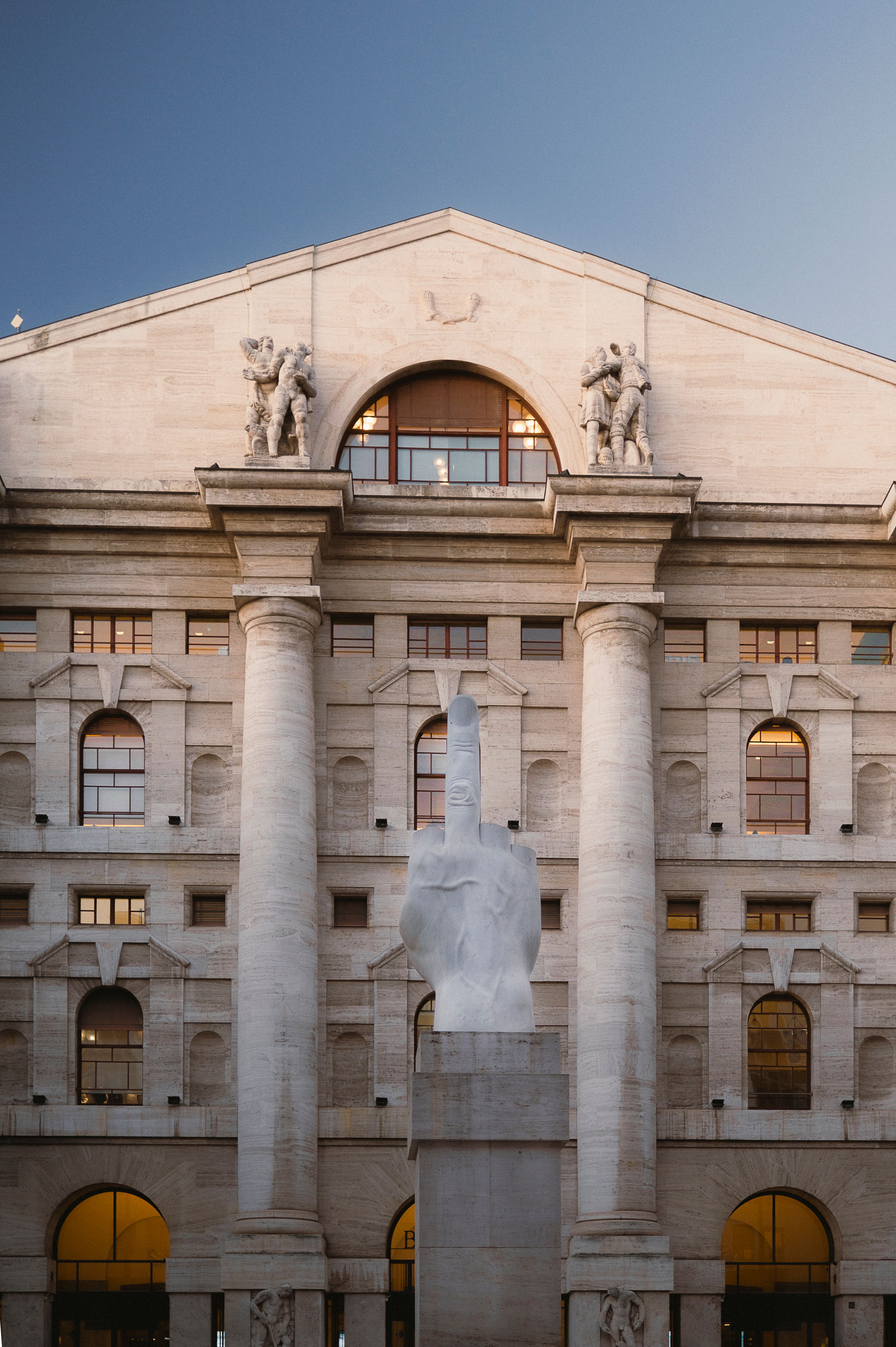 Sculpture in Front of Historical Building at Dusk · Free Stock Photo