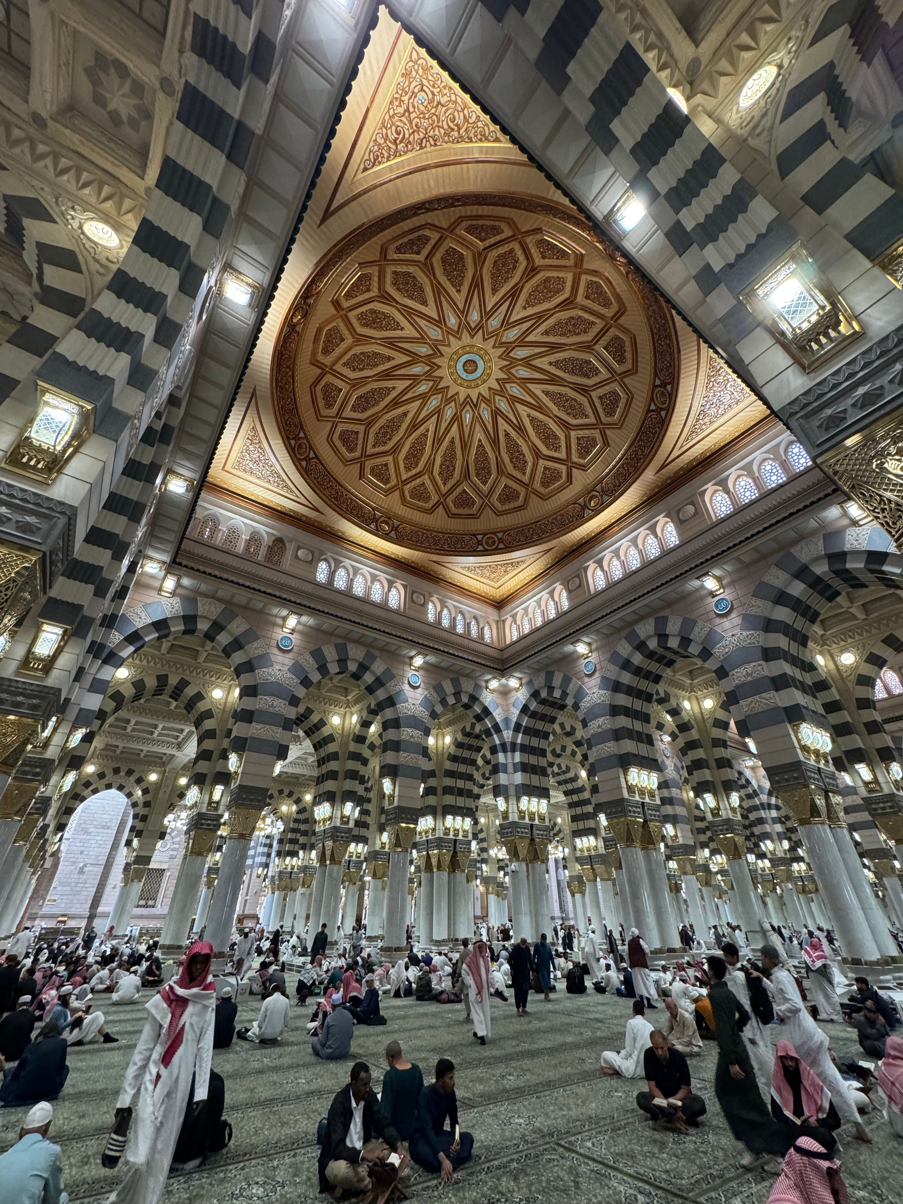 Interior Design of Grand Mosque in Mecca · Free Stock Photo