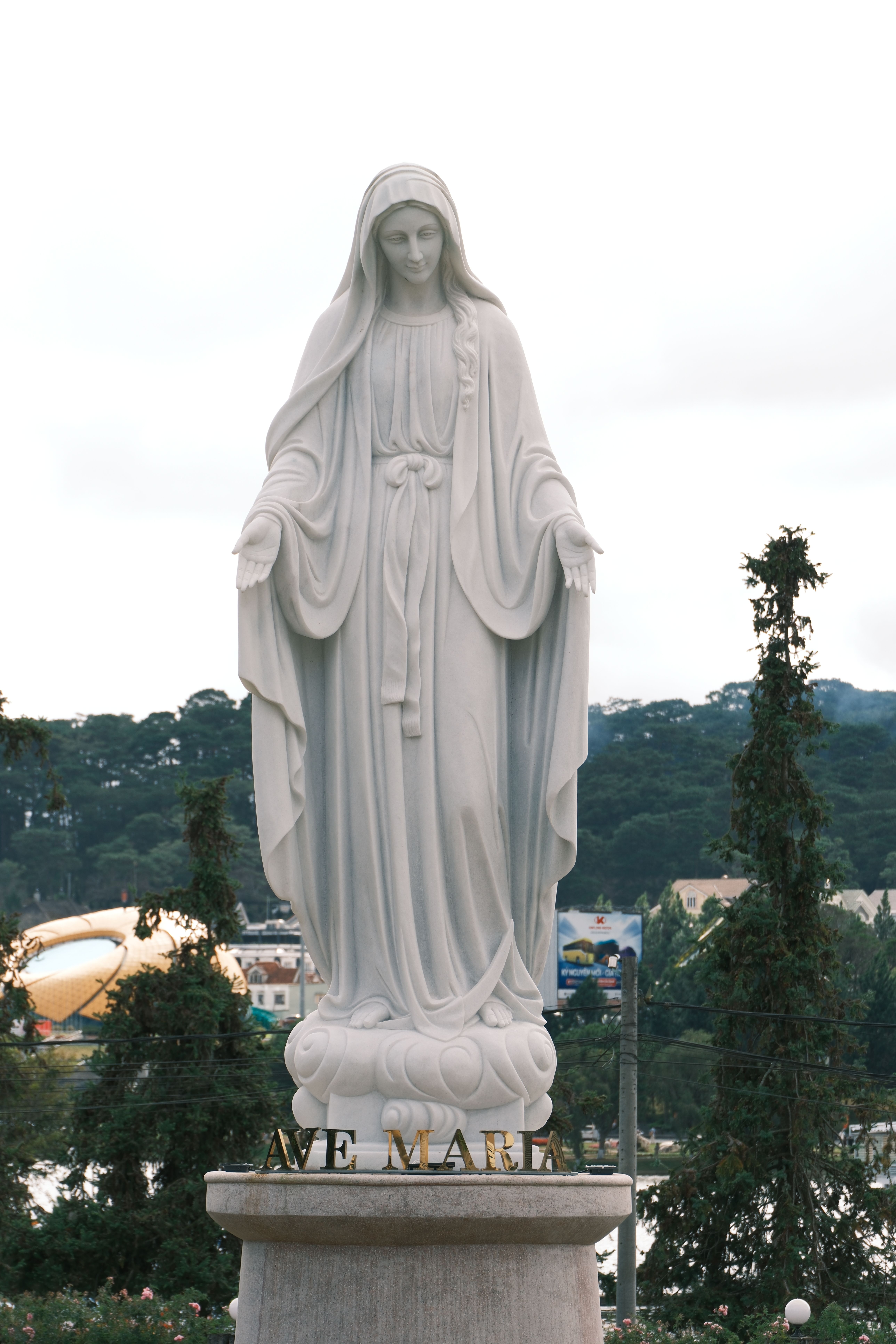 Foten Av Statue Photos, Download The BEST Free Foten Av Statue Stock ...