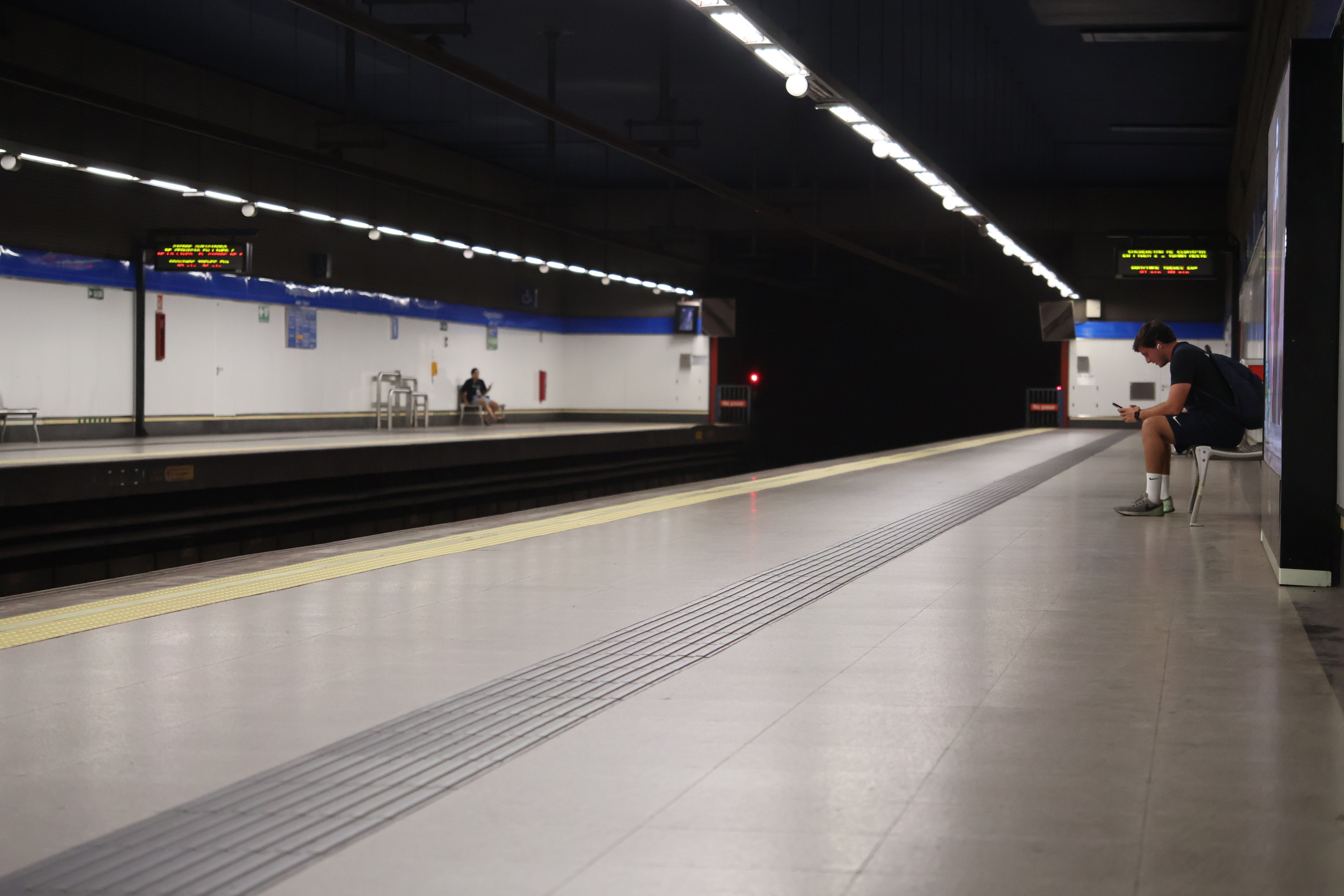Quiet Madrid Subway Station at Night · Free Stock Photo