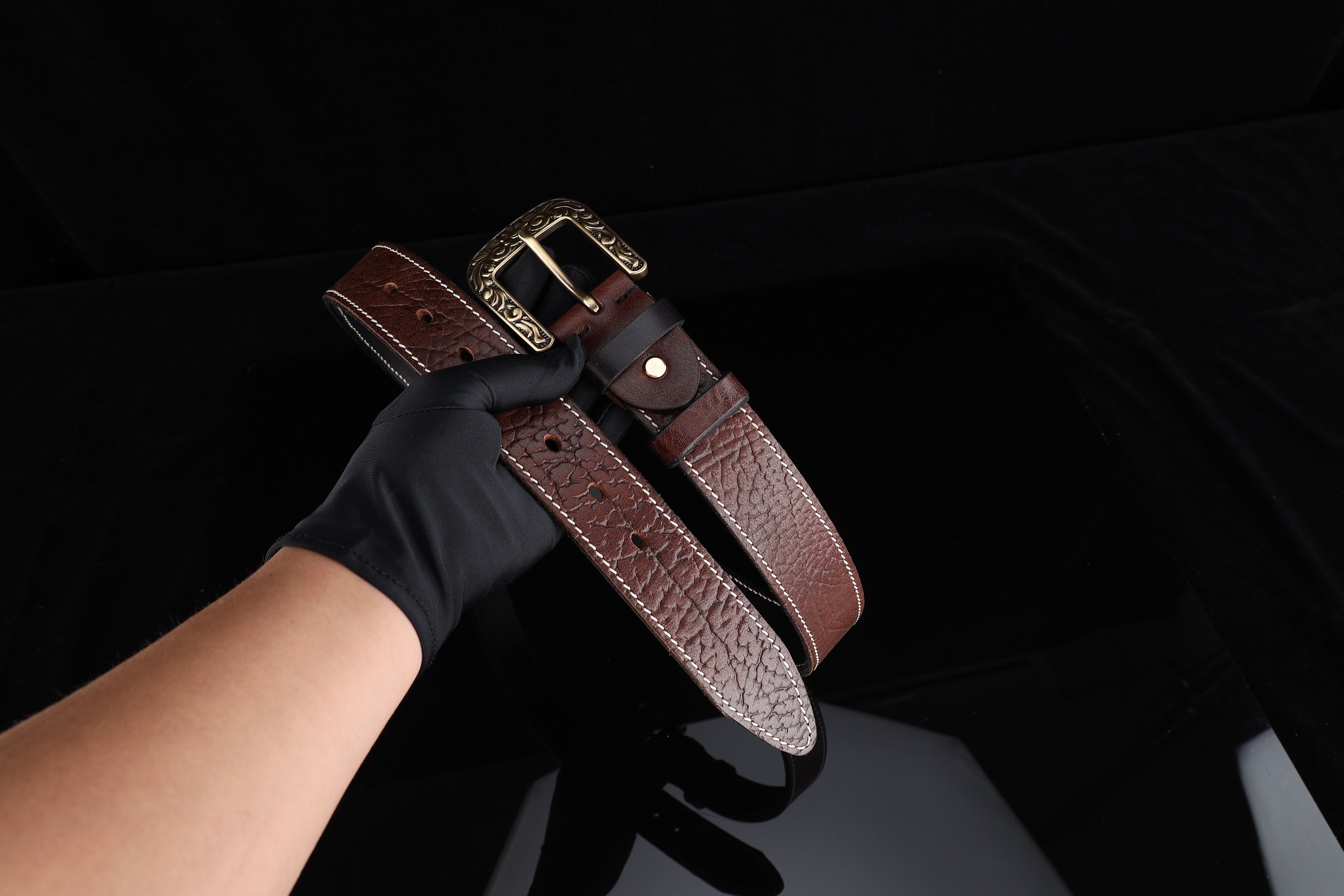 Elegant Handmade Leather Belt - Fashion Accessory · Free Stock Photo