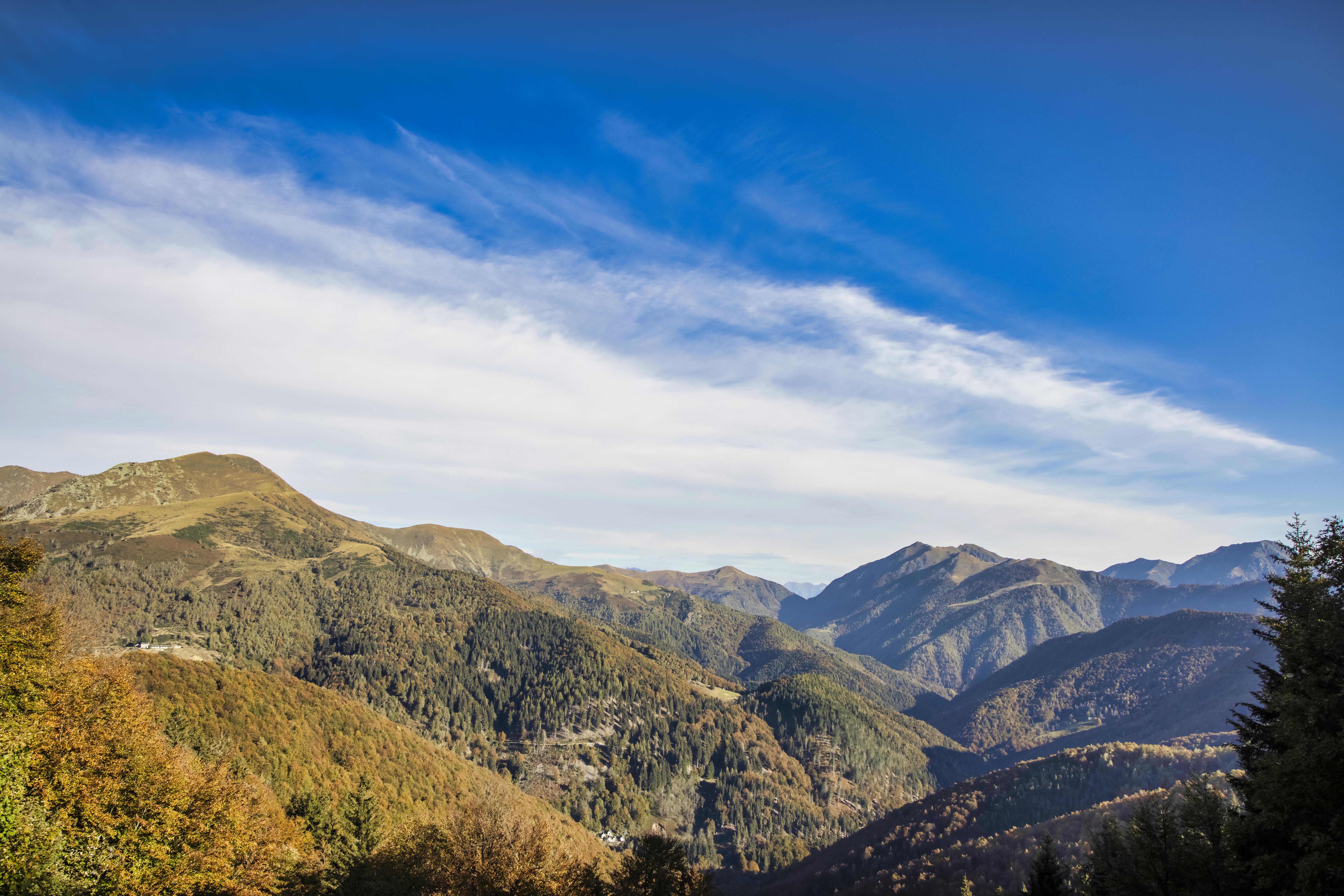 Paysage Montagneux Pittoresque Au Début De L'automne · Photo gratuite