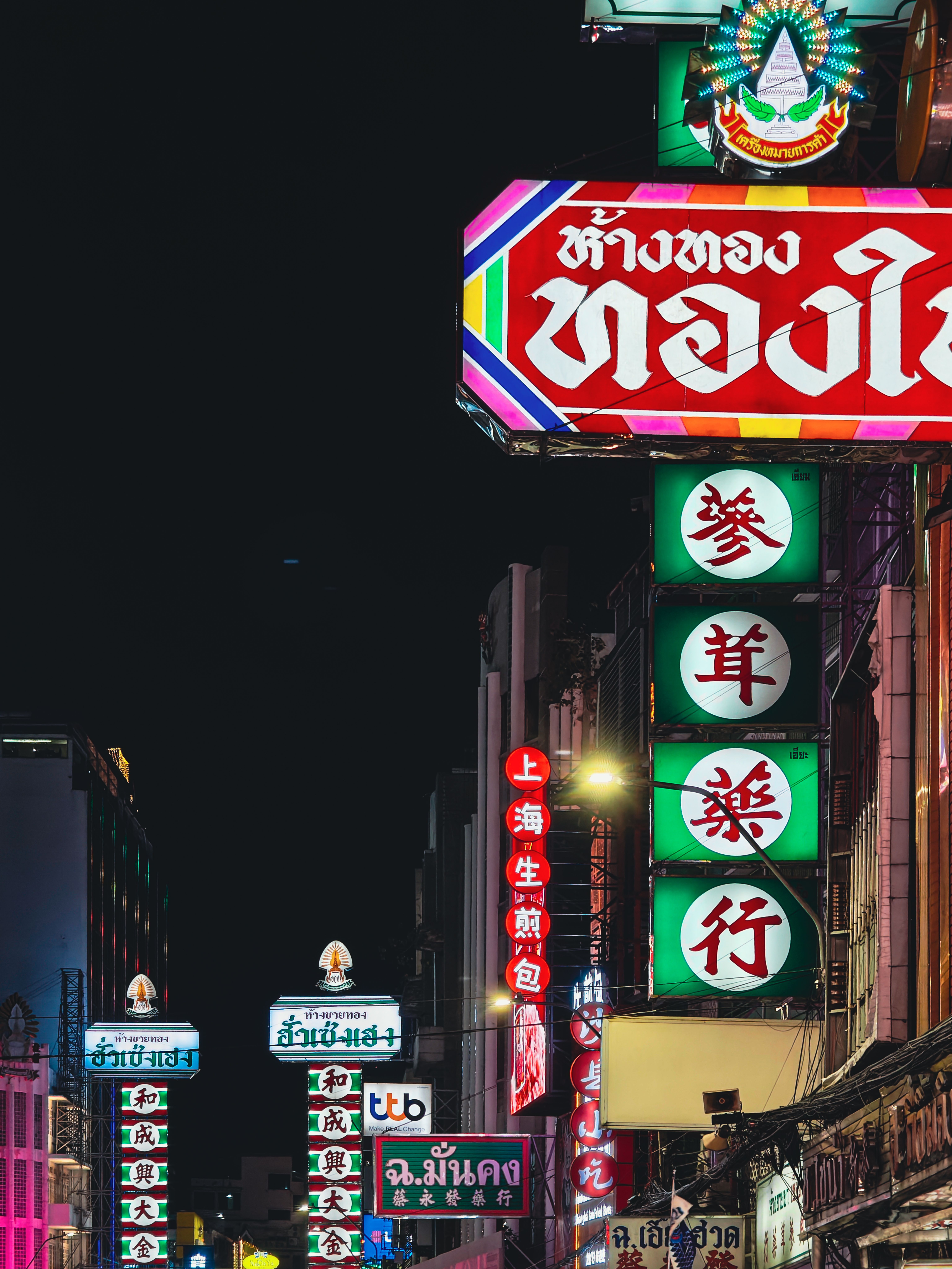 Vibrant Neon Signs at Night in Bangkok's Chinatown · Free Stock Photo